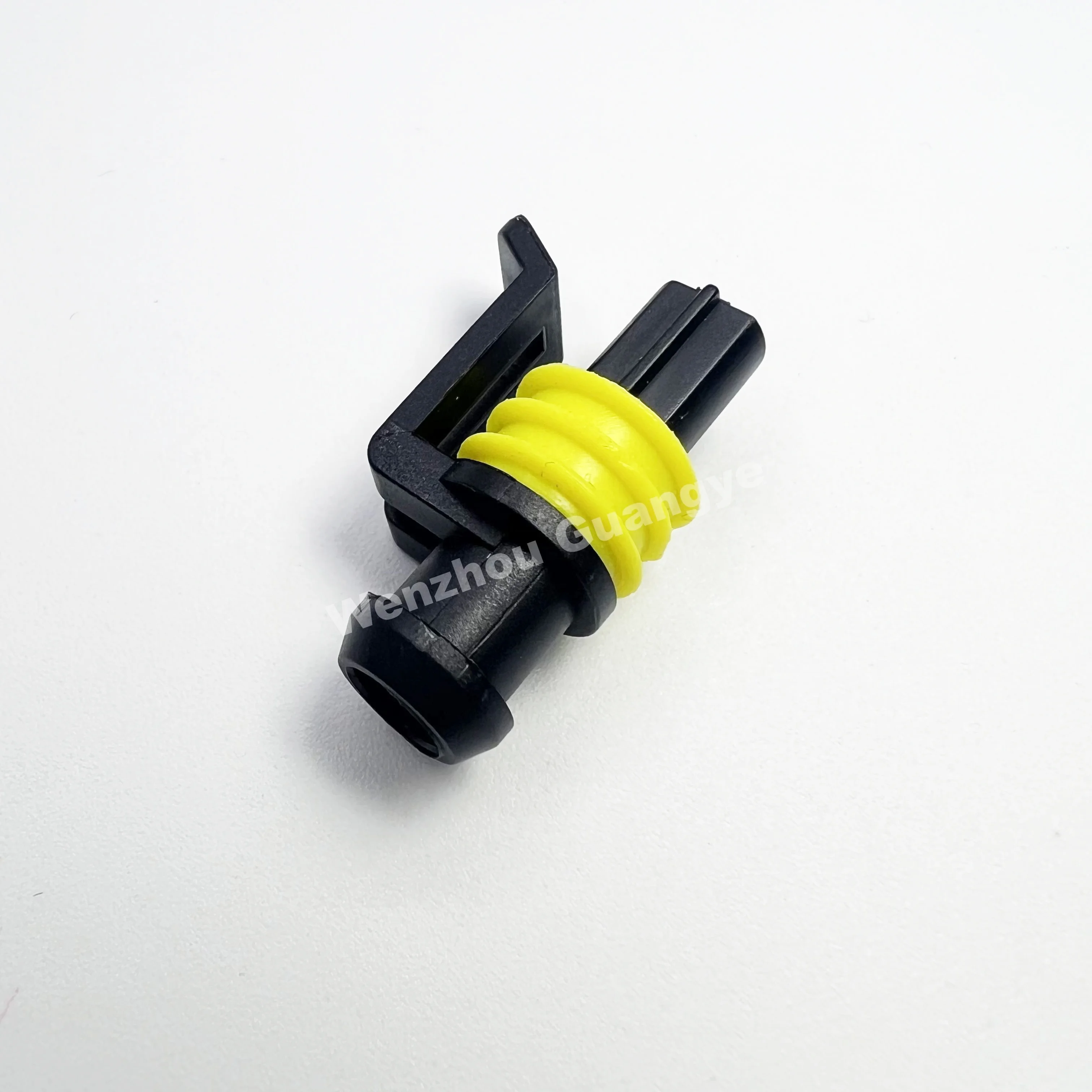 282079-1 282103-1 Female Superseal 1.5 Series 1 Pin Connectors