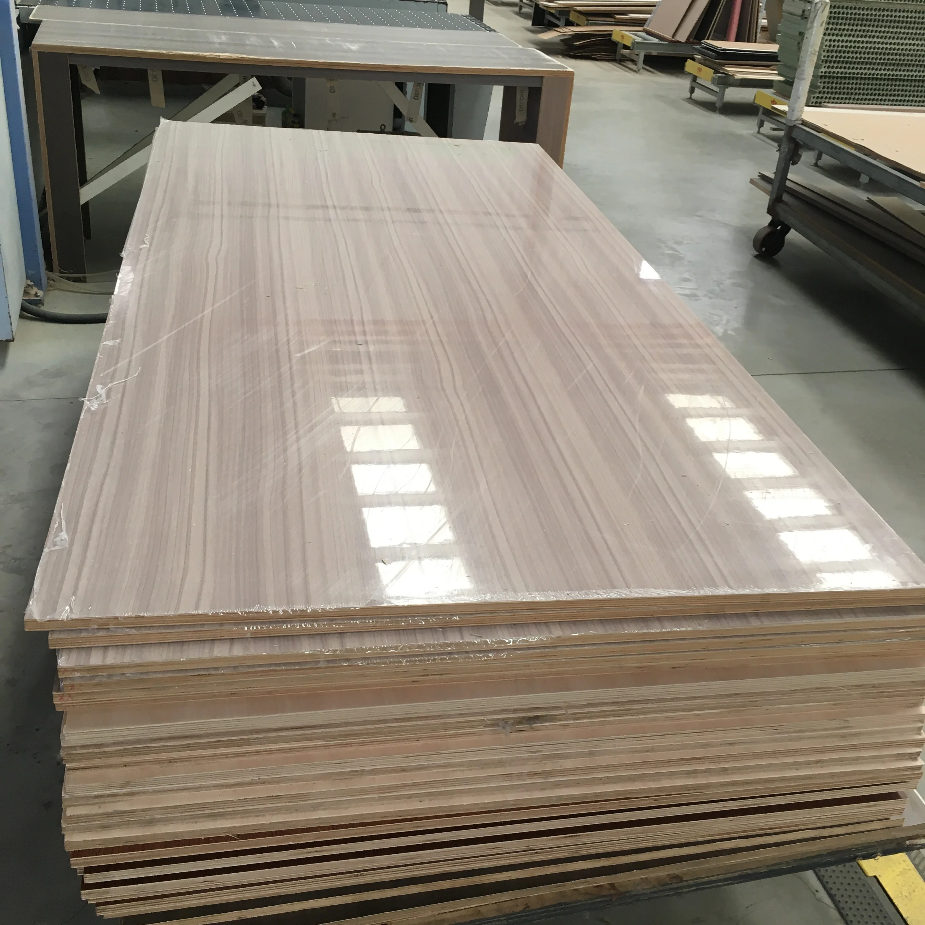 Bespoke 4x8 Melamine Laminated Plywood Sheet in White, 18mm Thickness ...