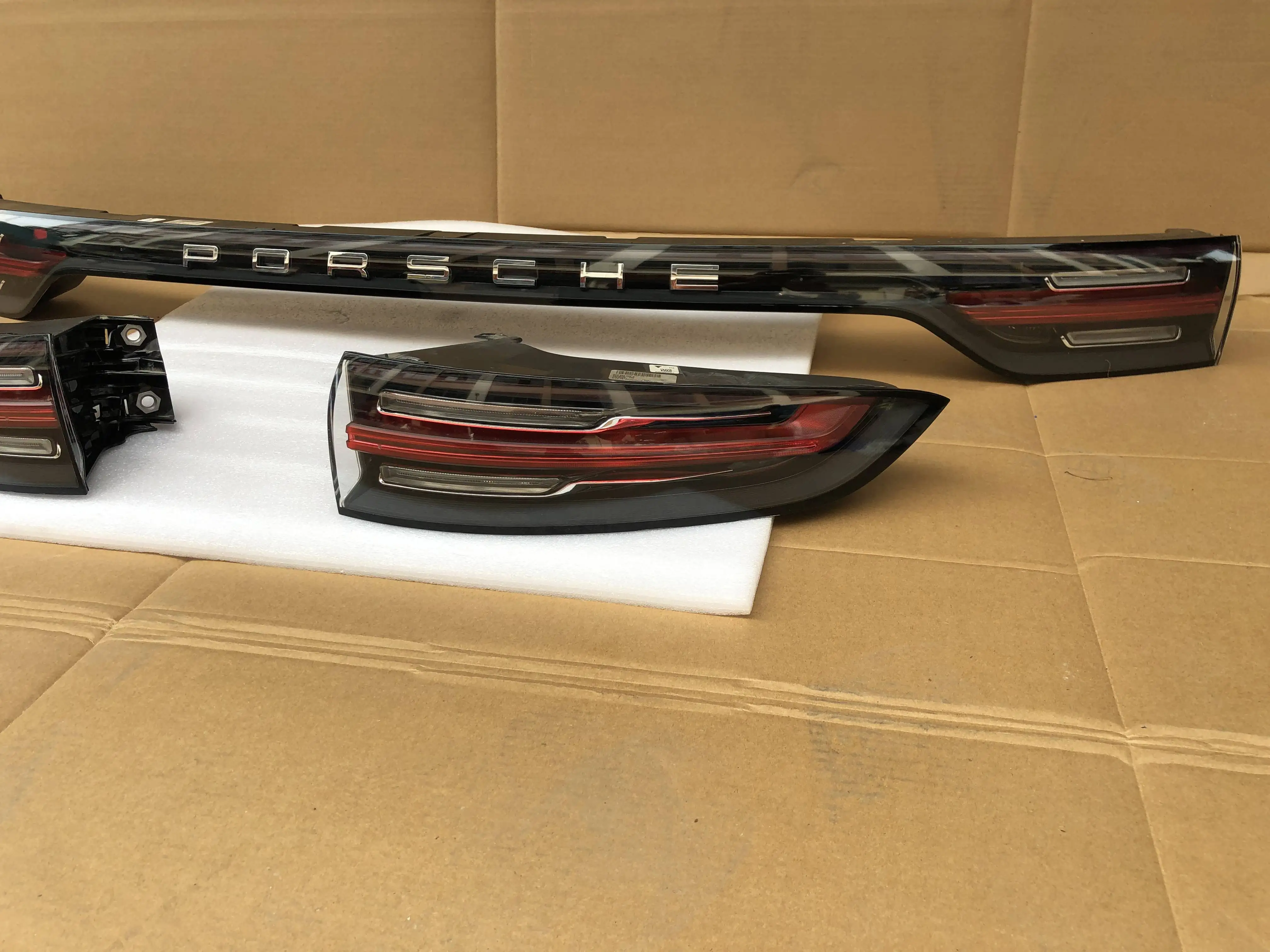 For 2019 2020 9yo Gts Original Rear Tail Lights Porsche Cayenne Tail Light - Buy For Porsche ...