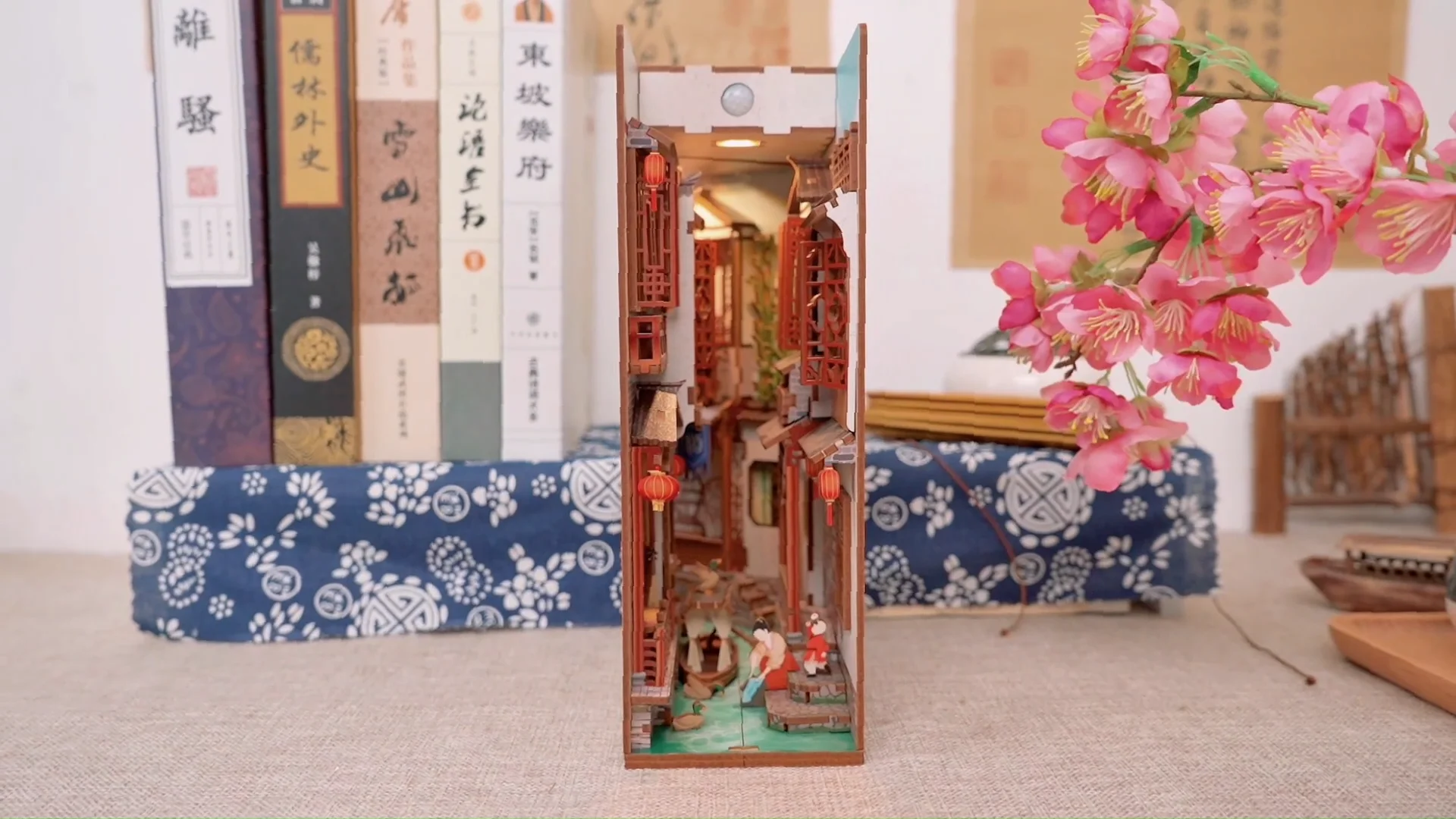 Tonecheer Watery Town Dwellers Wooden Bookend Ideas Bookshelf Creative ...