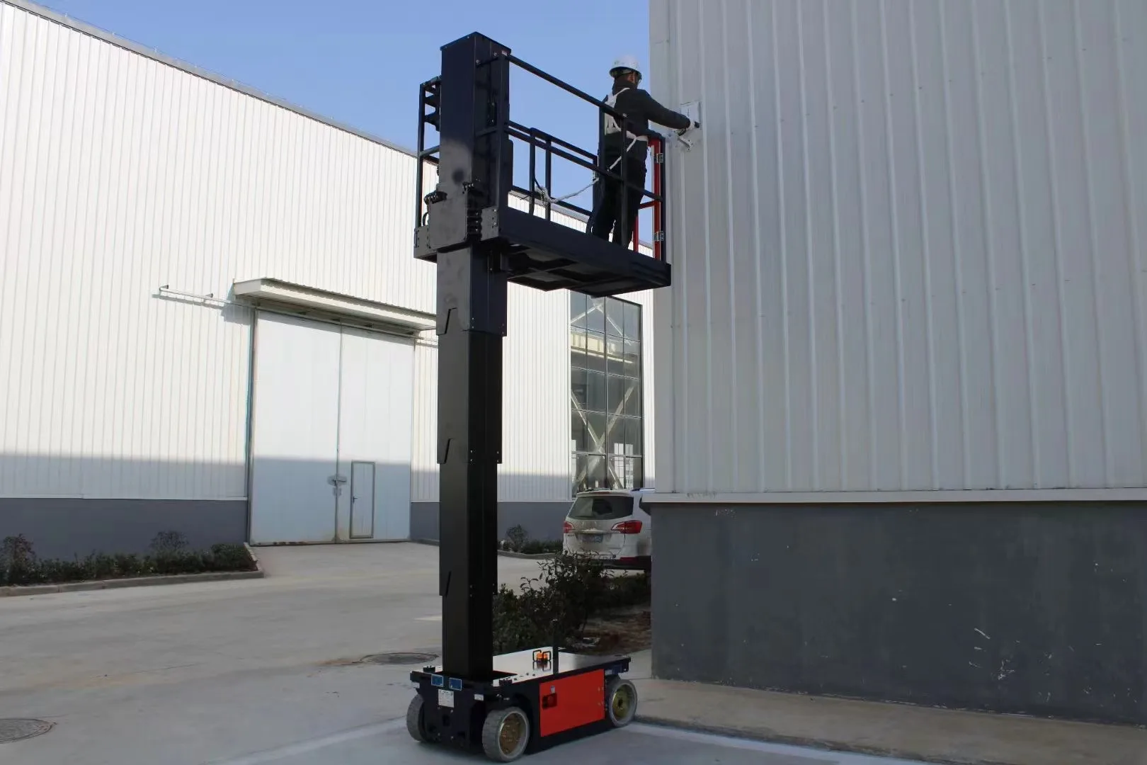 Cheap Price 227KG Capacity Electric Lifter Full Electric Movable Aerial ...