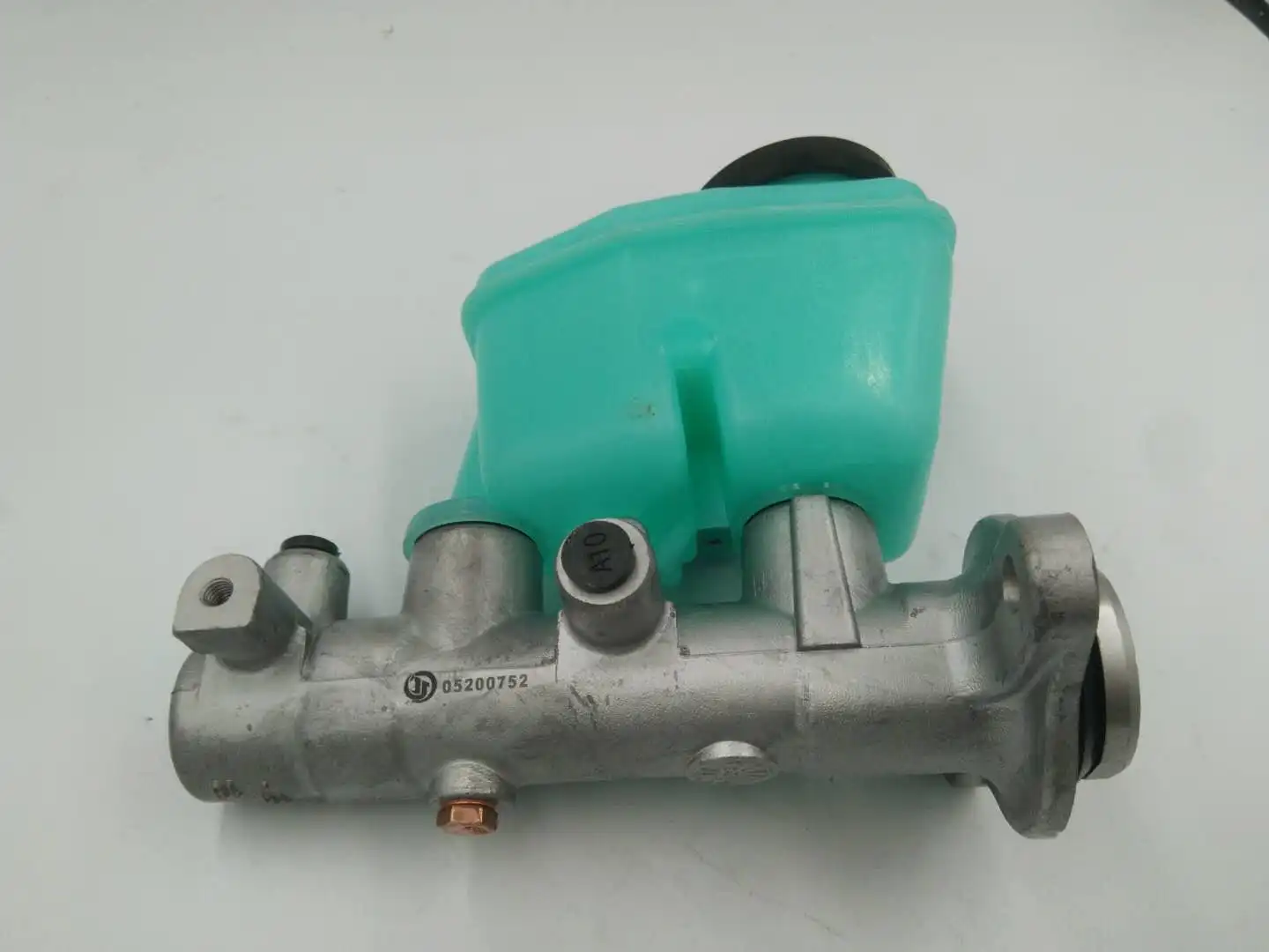Wholesale Price Auto Brake Parts Brake Master Cylinder For Land Cruiser ...