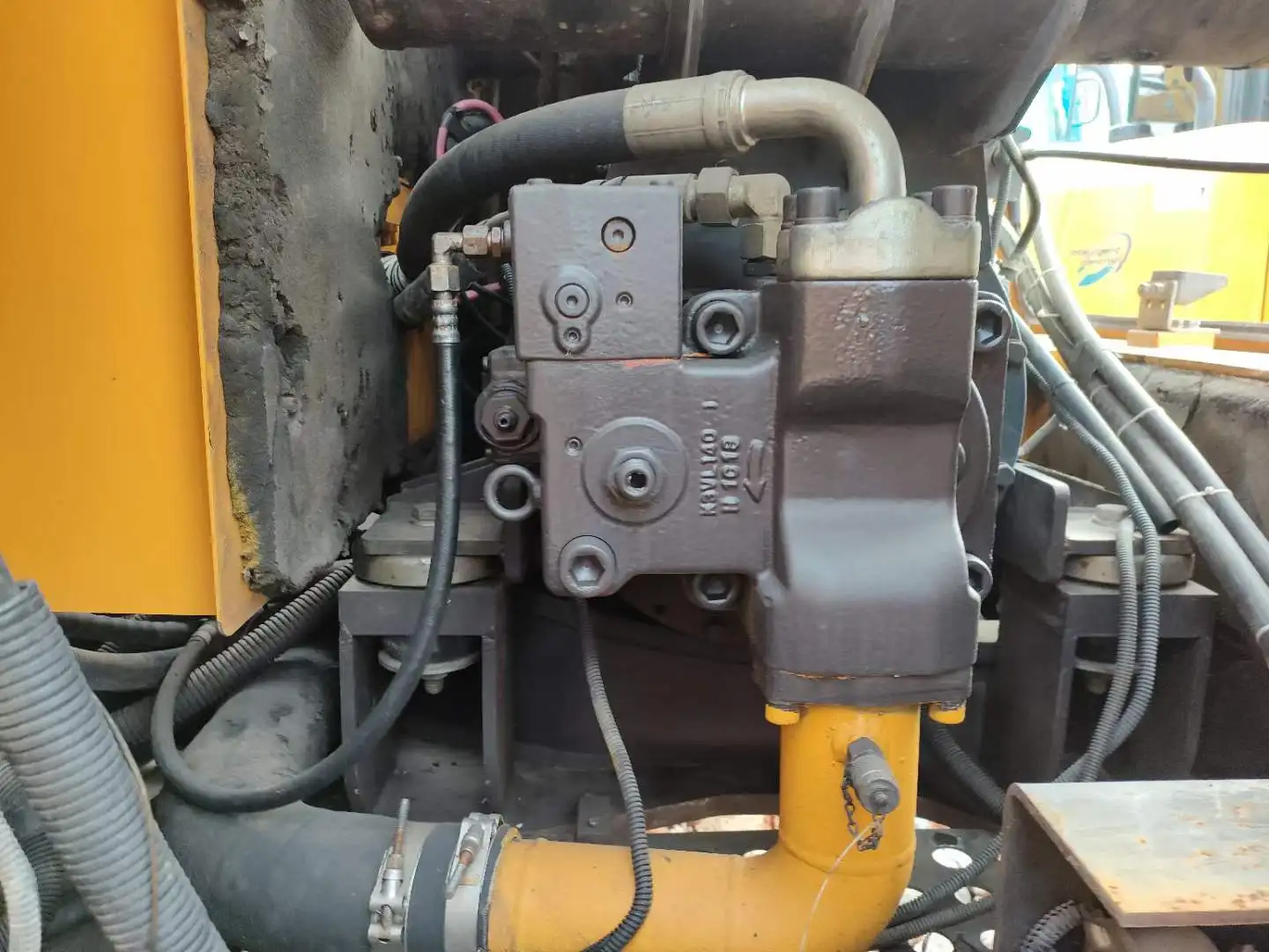 6 Ton Used Sany SY60C Pro Excavator High Quality Small Digger| Alibaba.com