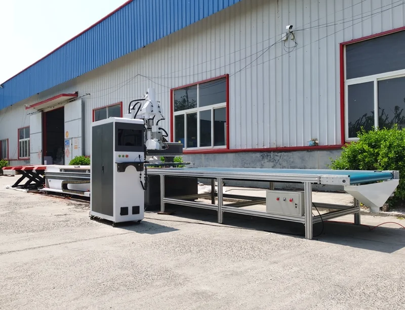 Cnc Router Automatic Loading and Unloading Woodworking Furniture Cnc ...