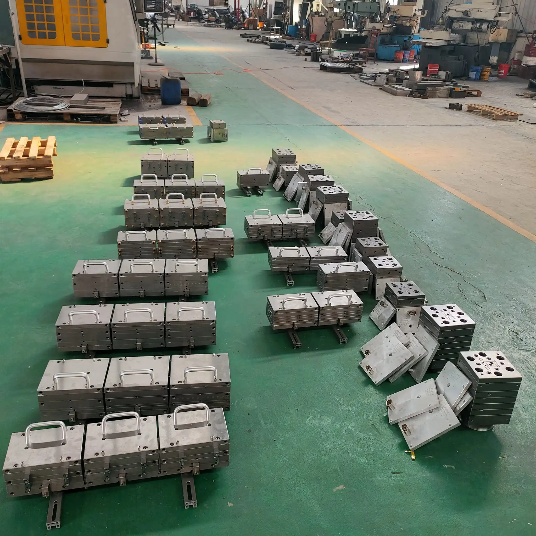 Pvc Tile Foam Pvc Door Frame Aluminum Profile Wpc Hdpe Pipe Pvc Tube ...