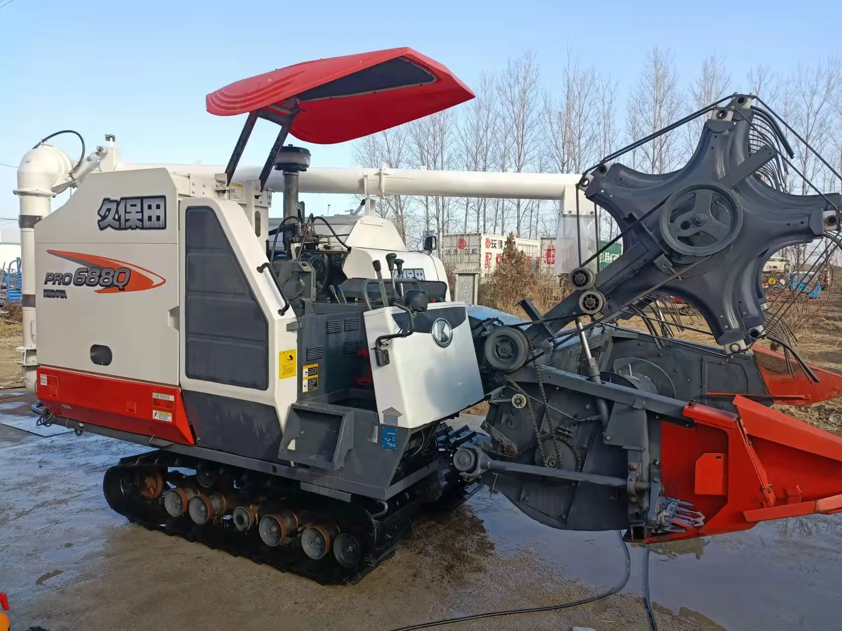 Used KUBOTA Rice Harvester Combine PRO688Q - High Productivity