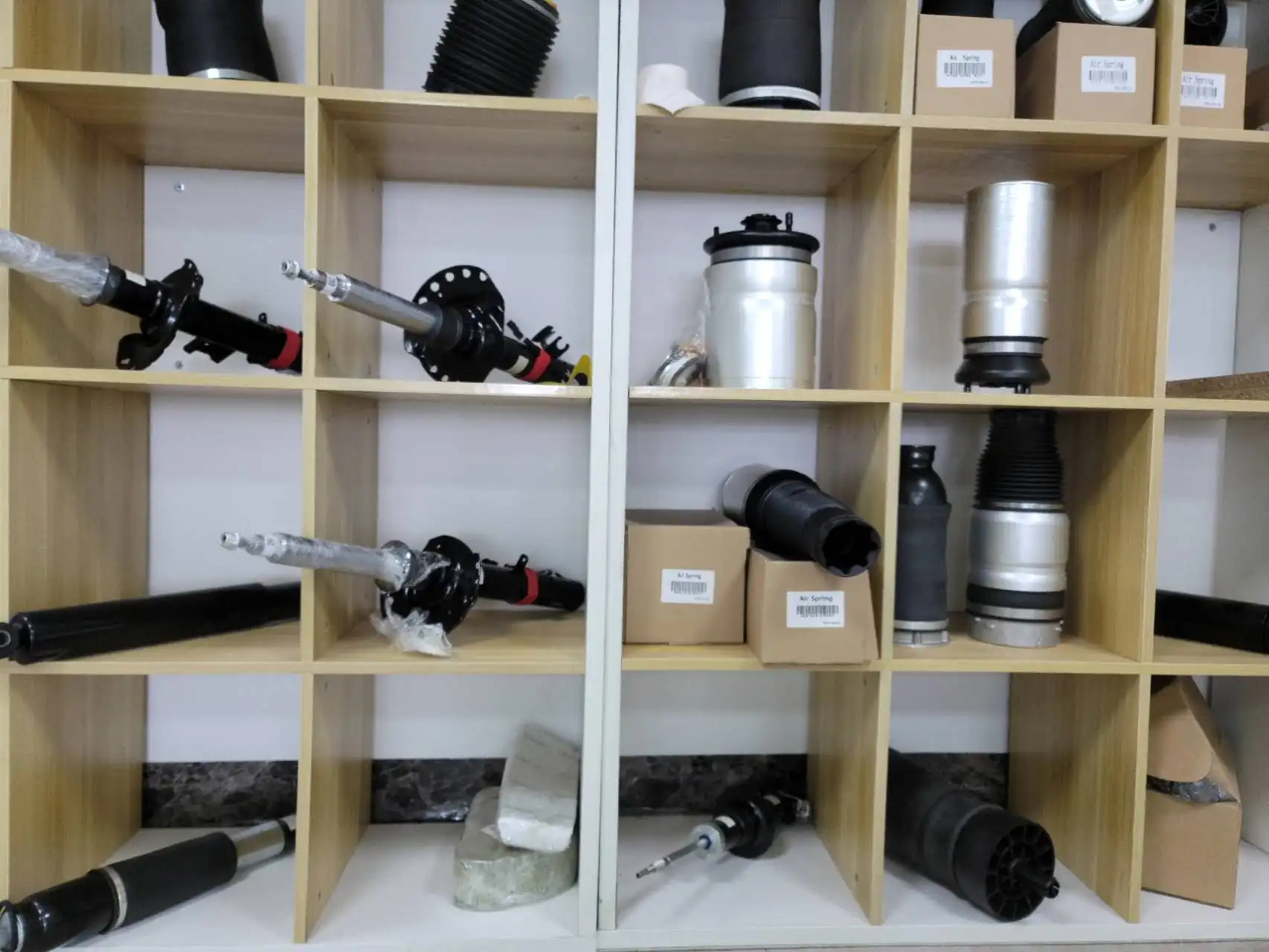 Shock Absorber for Range Rover Evoque - Durable & Reliable