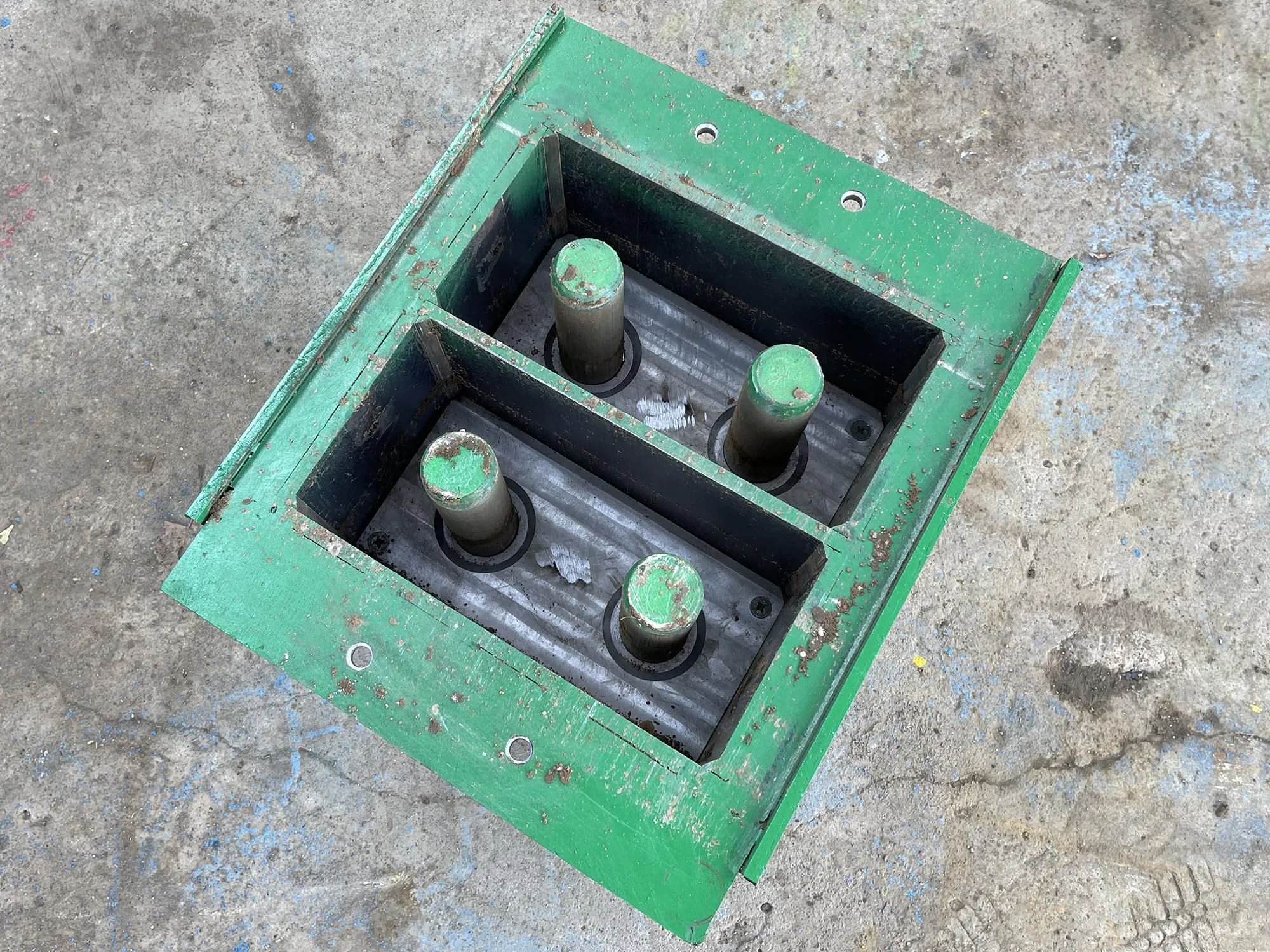 Clay Interlocking Brick Block Mold - Durable & Efficient