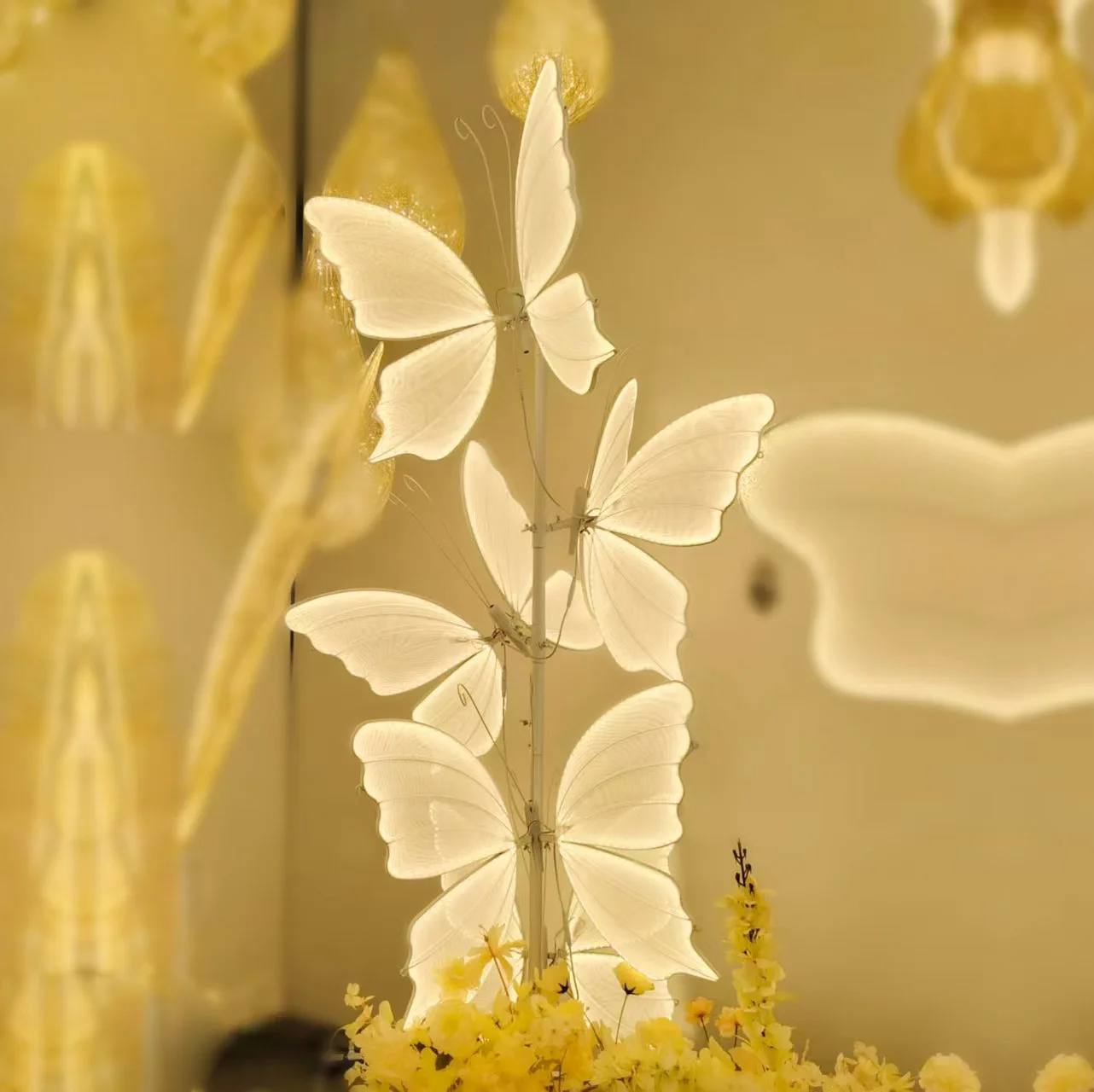 New Design Butterfly Tree Stand Light Tree Lamp Light With Butterfly ...