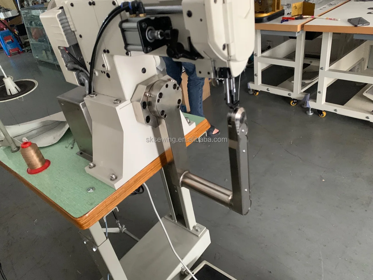 180 Degree Rotary Arm Heavy Duty Stitching Machine for Leather Bag