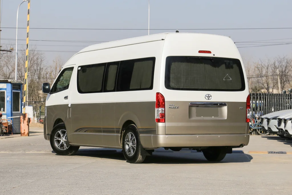 Wholesale Used Toyota Hiace Bus 15 Seaters Diesel Power Vans Toyota ...
