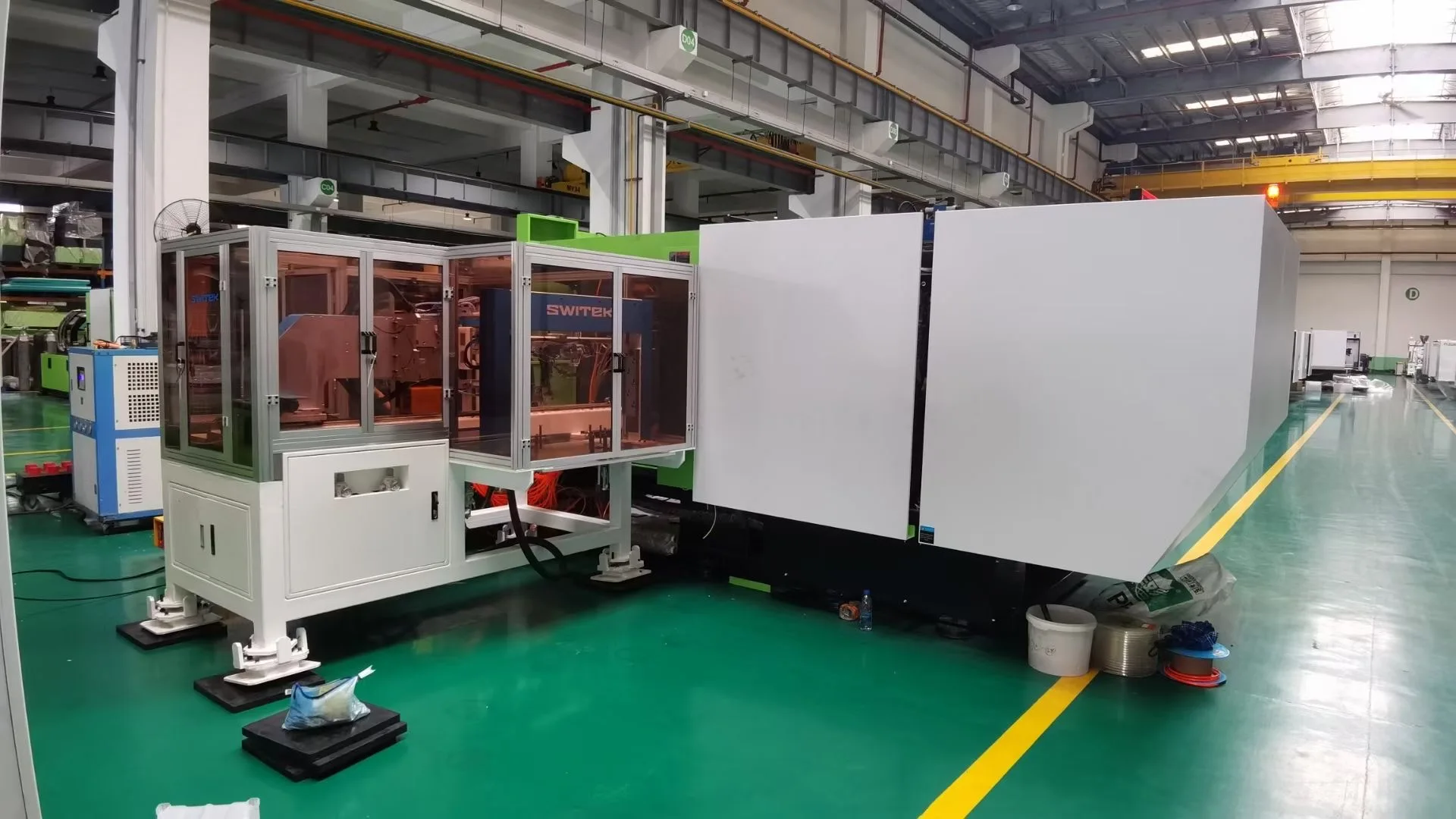 SWITEK SW850 Industrial Robot IML Solutions in Mould Labeling System ...