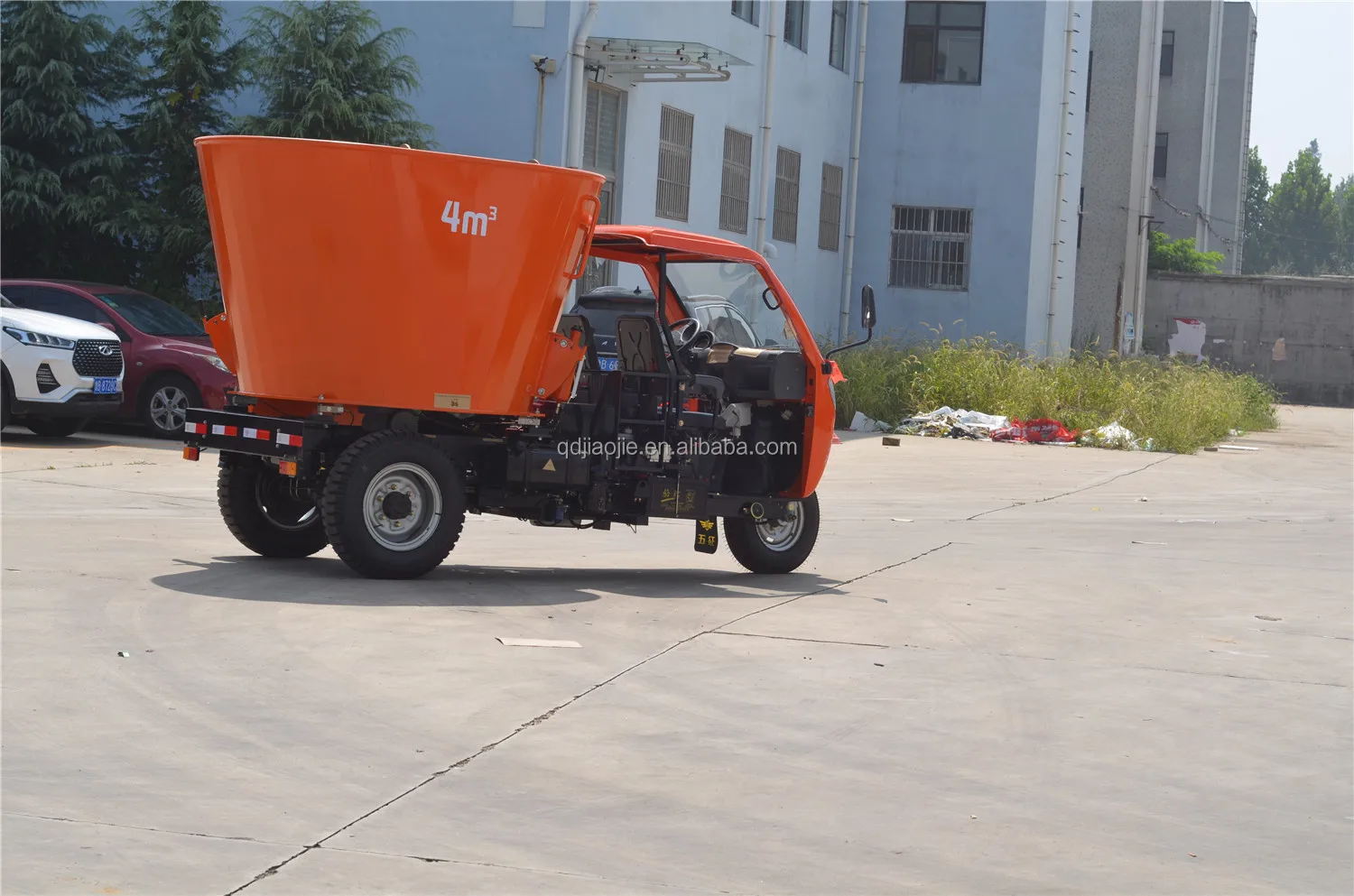 New 4m Self-Propelled TMR Feed Mixer with Automatic Wet/Dry Feeder High ...