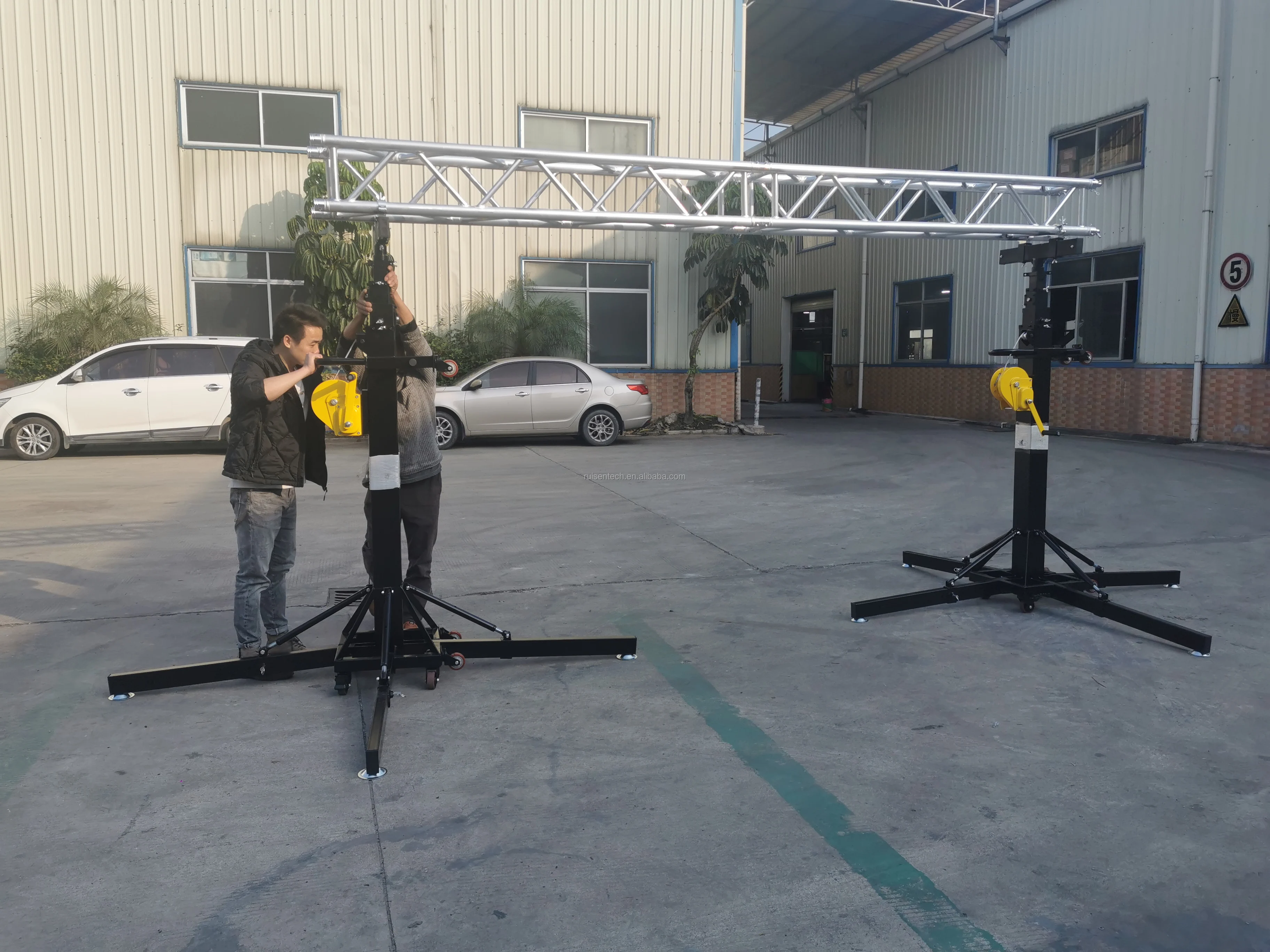 Mobile Lifting Telescopic Stand - 6M Height Truss Stand