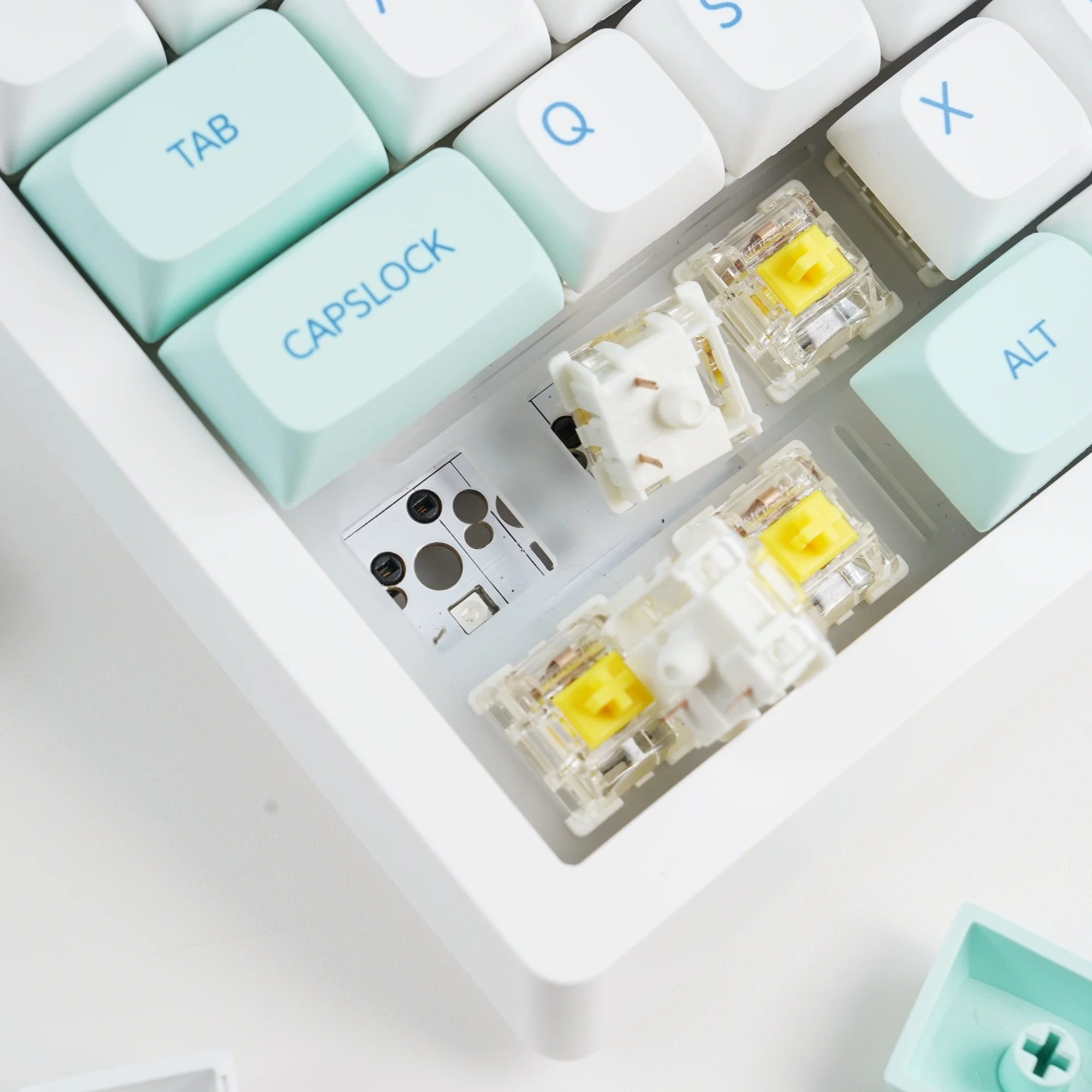 MK75 Max 3 Mode RGB Mechanical Keyboard - Versatile & Durable