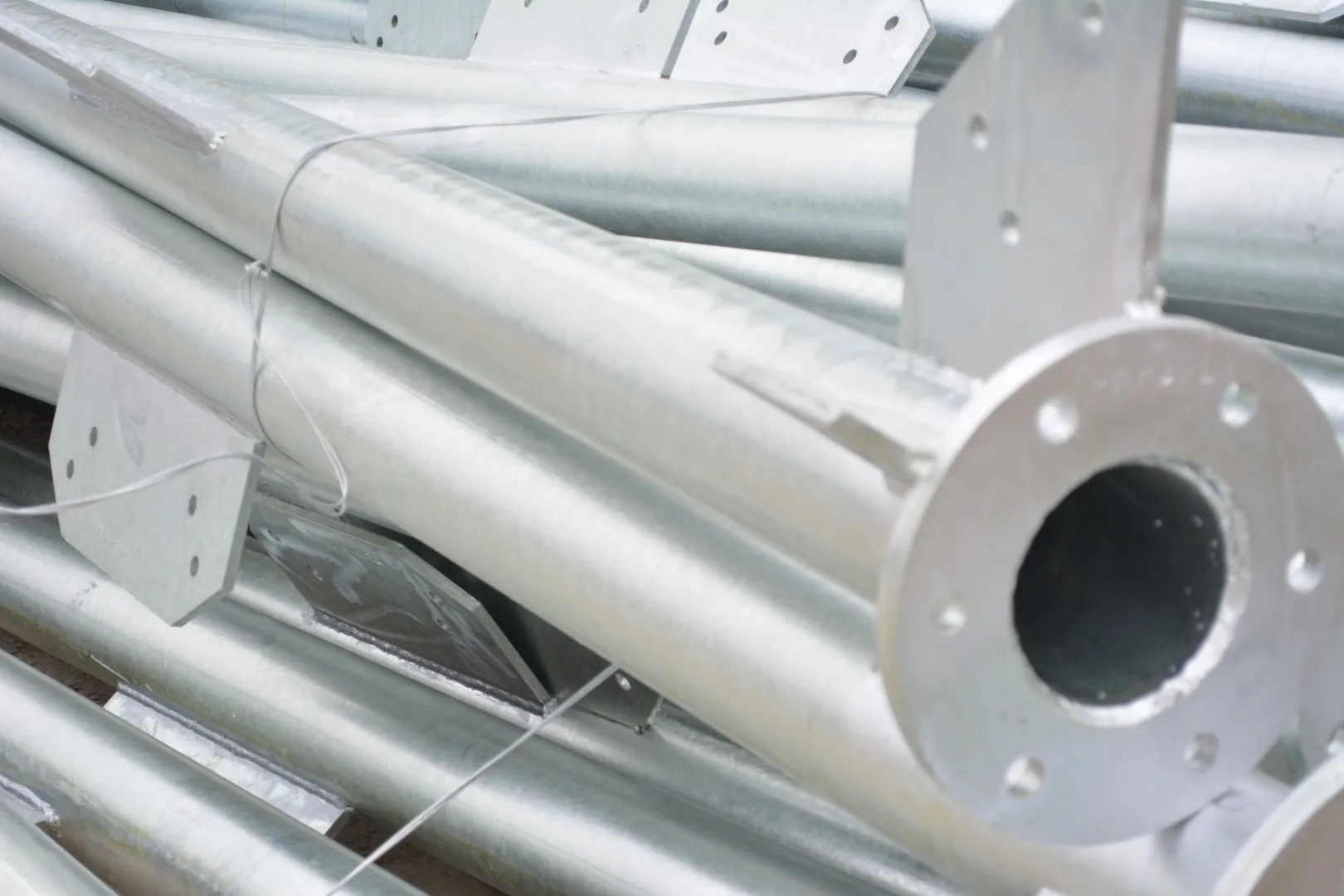 6m Galvanized Tube Pipe Steel Telecommunication Roof Tower Mobile Tower ...