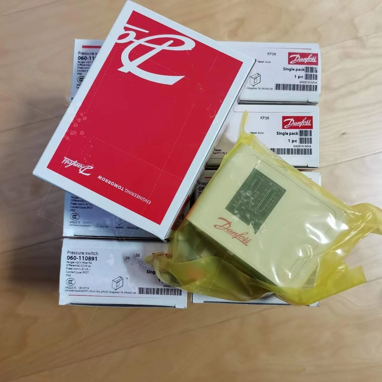 Danfoss Kpi-35 Pressure Switch For Fresh Water Setting Range 0.2 To 8 ...