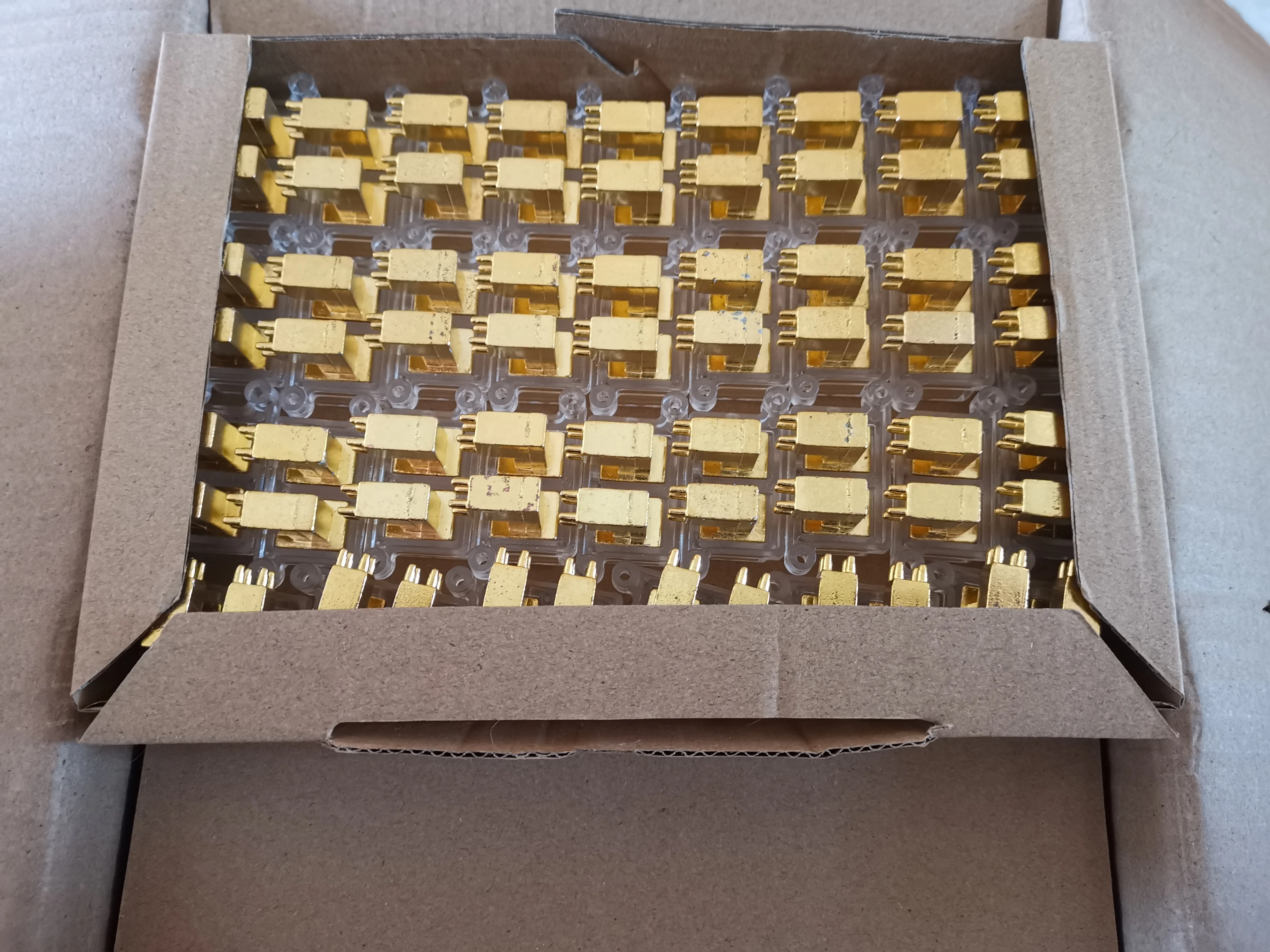 Gold-plated Terminals for Reliable Automotive Wire Connection