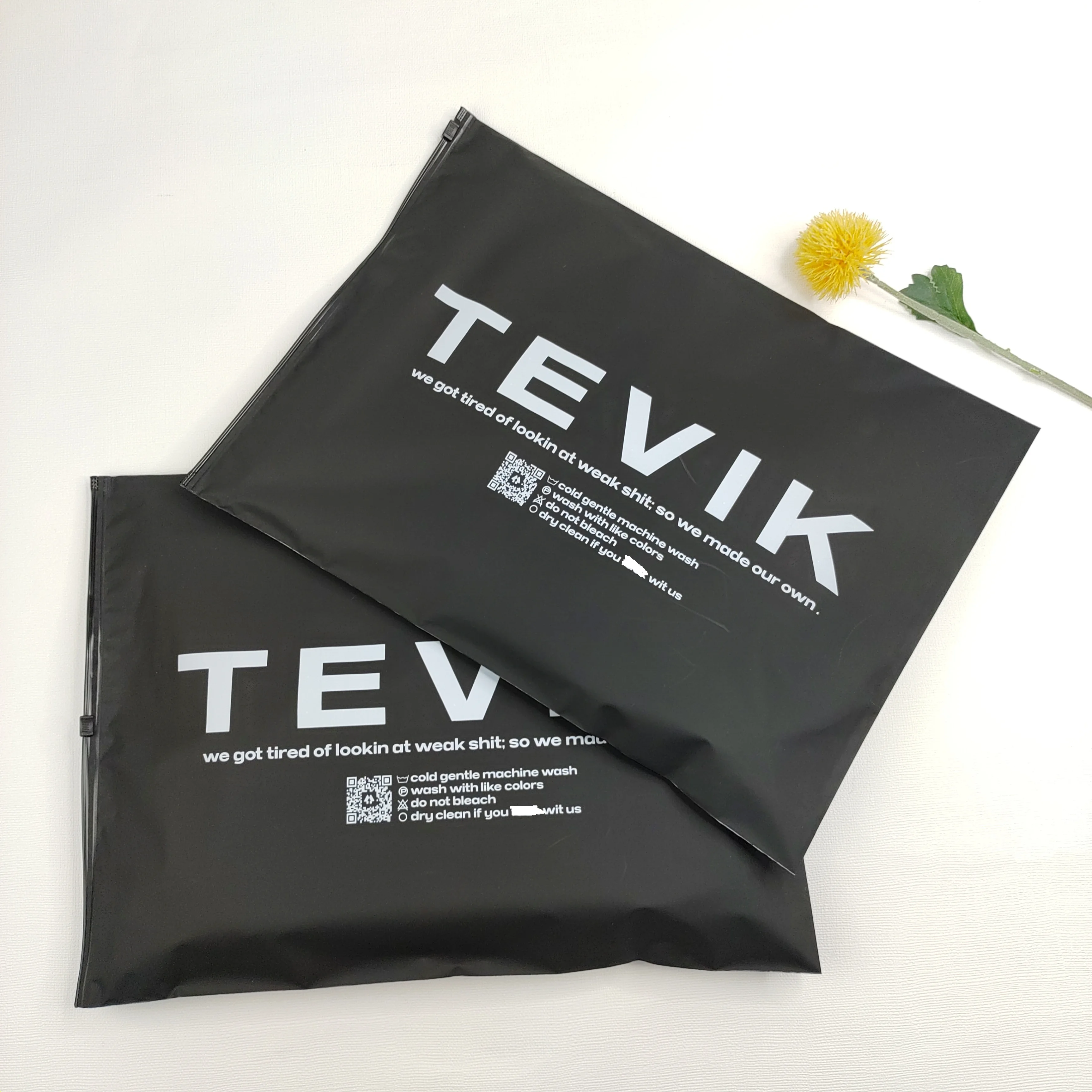 Wholesale Pvc Pe Plastic Clothing Packaging Bags Black Zipper Custom ...