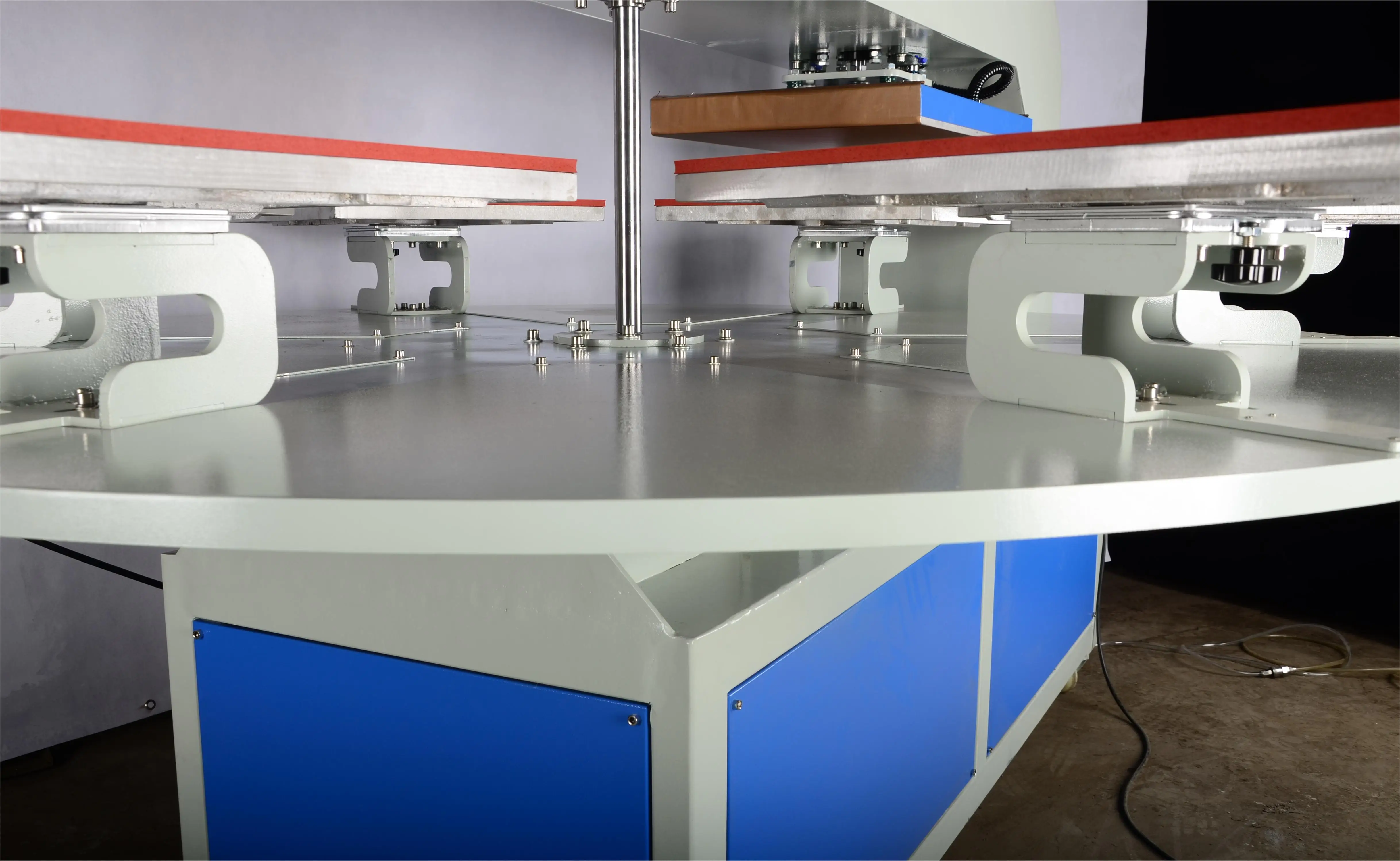 Doyan Carousel Semi-Automatic 4 Station Heat Press Machine