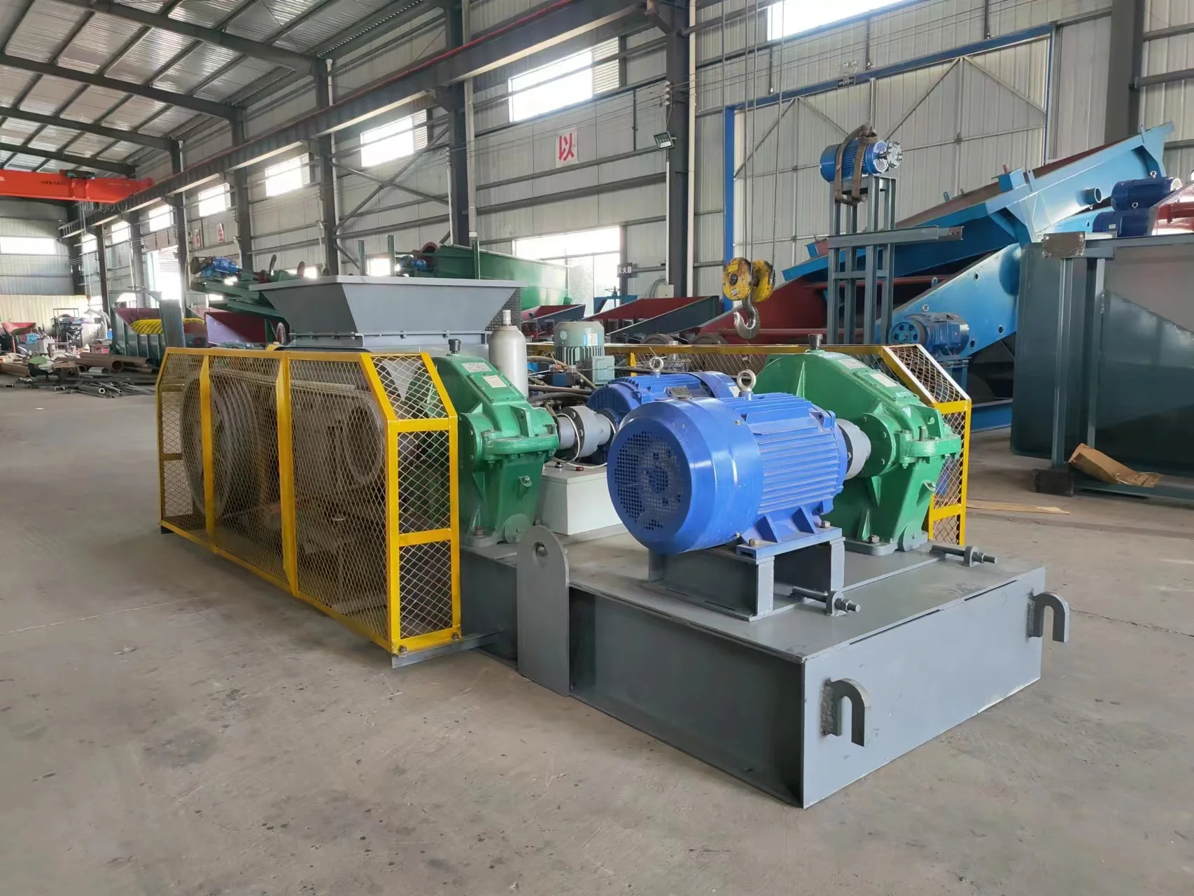 Portable Twin Rolls Crusher Mobile Sand Making Machine Double Roller ...