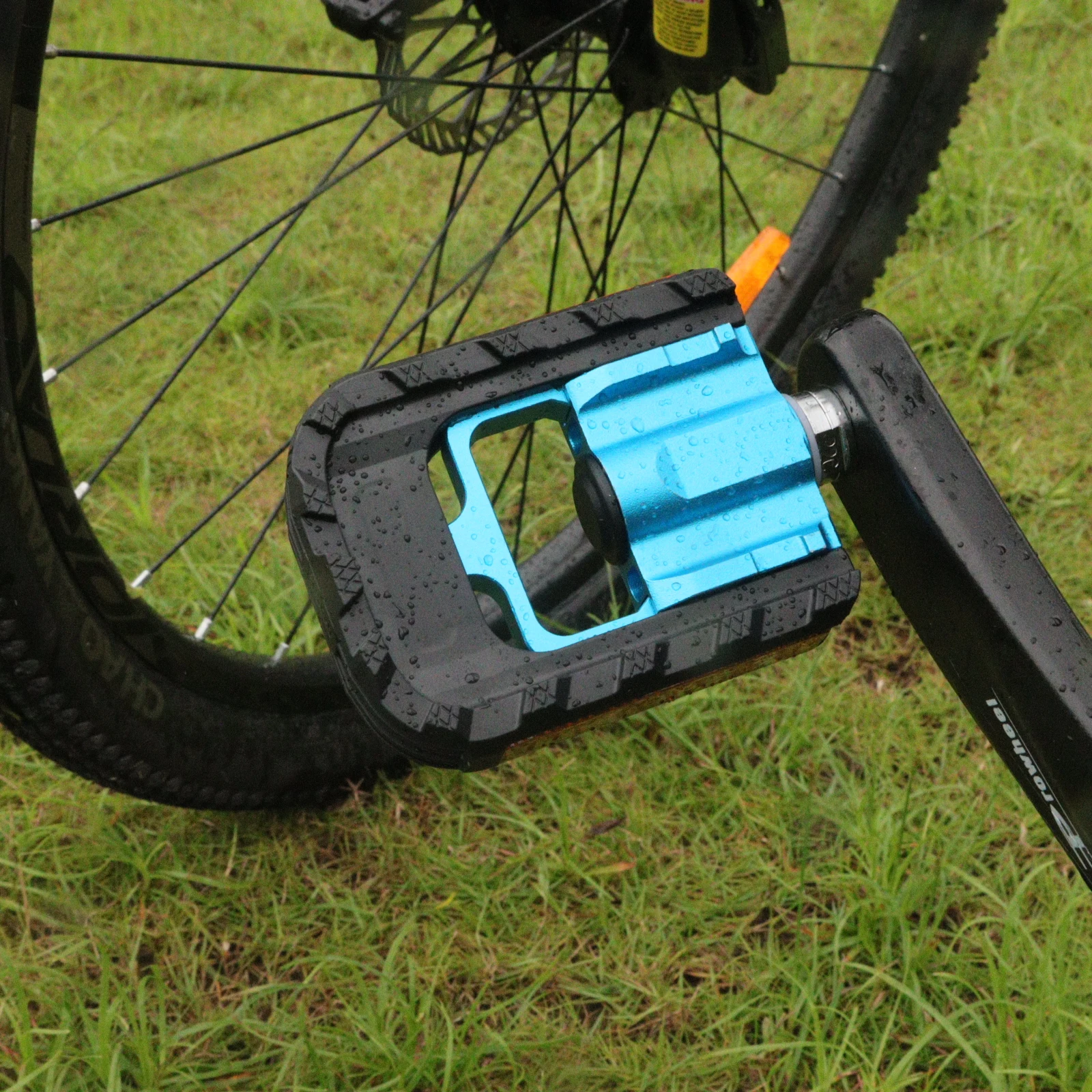 GINEYEA Bike Pedals With Reflective Strips Universal 9/16 Inch Mountain ...