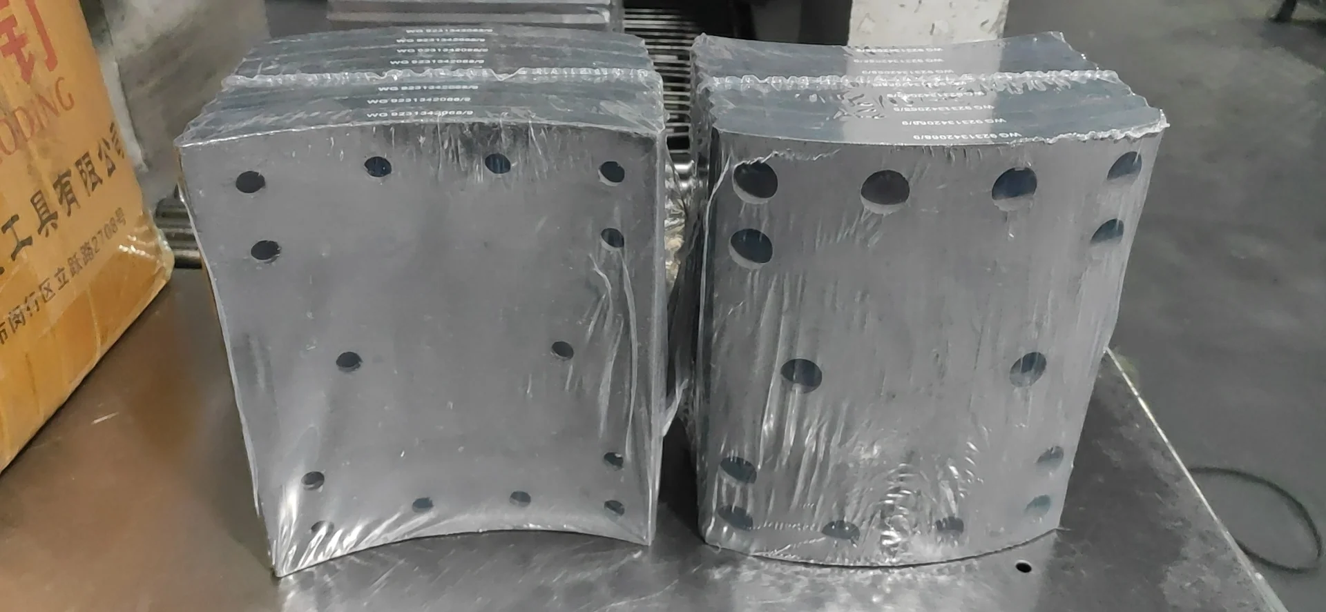 Sinotruk Howo A7 Faw Truck Brake Block Plate Lining Disc Brake Pads ...