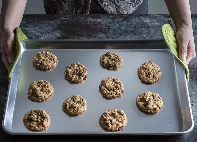 Durable Commercial Baking Trays - Heat Resistant & Ecofriendly