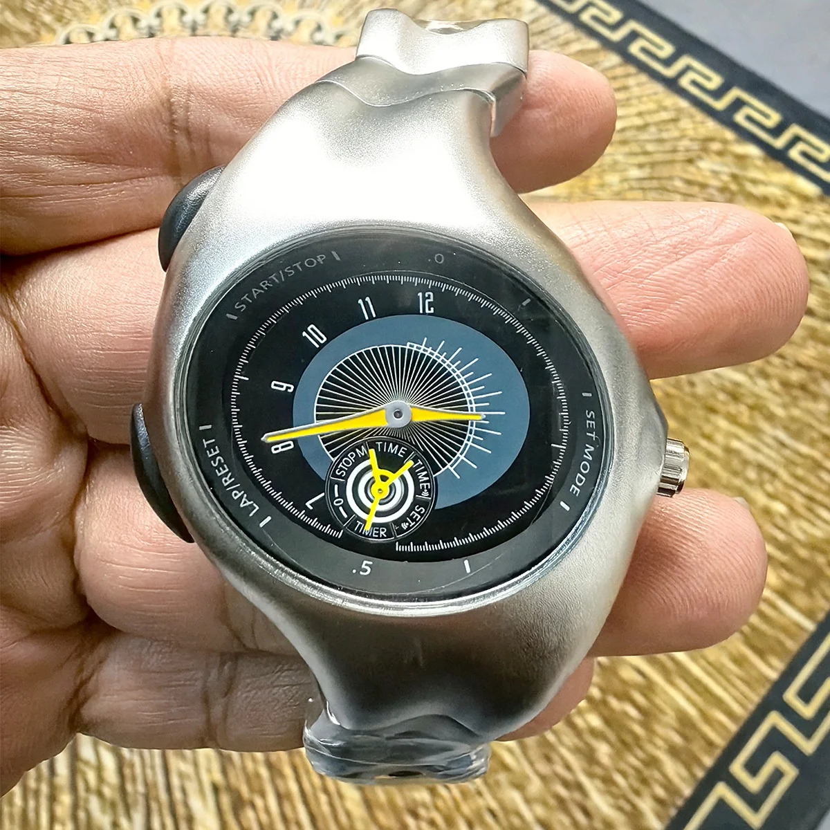 Retro Y2K Melting Twisted Quartz Watch for Men - Analog Wrist Watch in ...