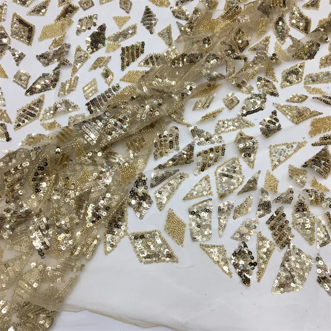 Negeria African Women Beaded Sequins Latest Bridal Heavy Beaded Crystal ...