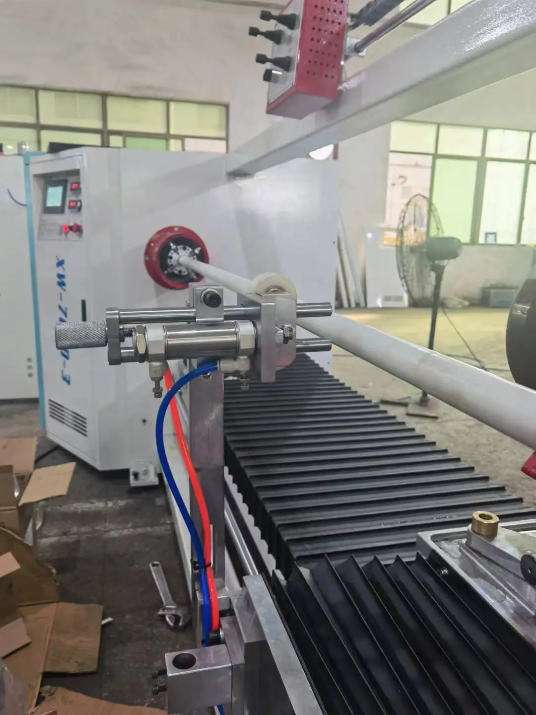 ロール自動半自動および手動ログロール切断機| Alibaba.com