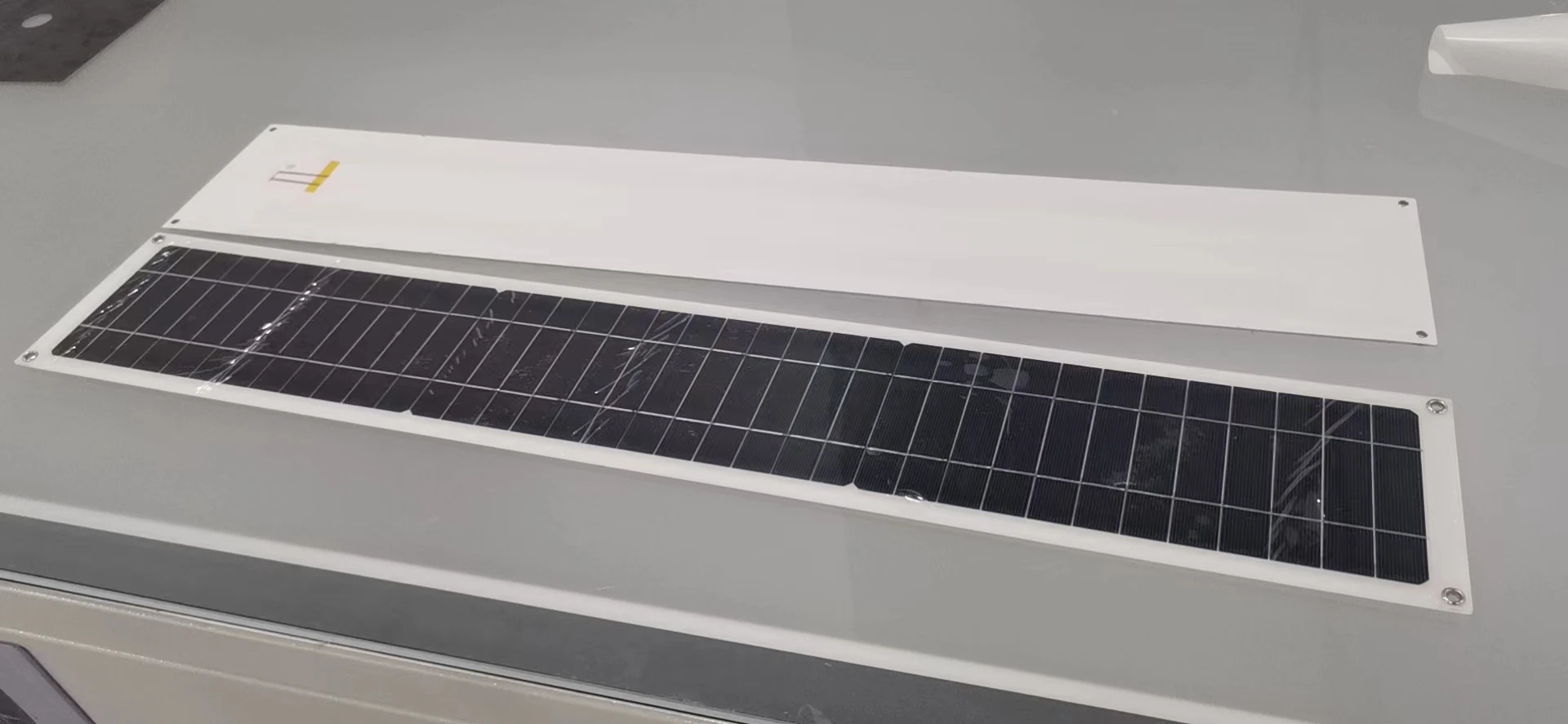 10W Flexible Solar Panel - Lightweight and Easy to Carry