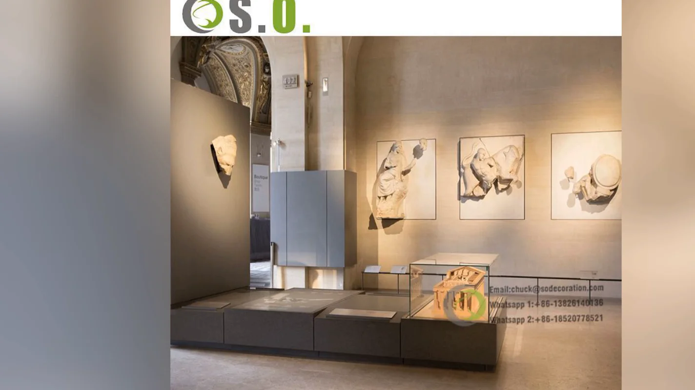 Contemporary Museum Display Showcase With Metal Frame And Glass Shelves ...