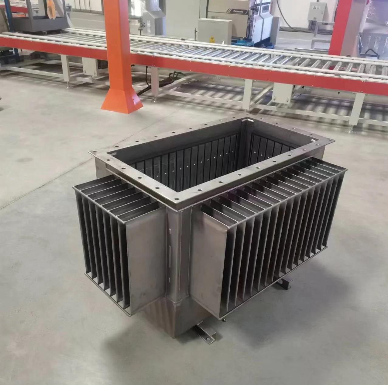 Automatic Transformer Corrugated Oil tank Fin Making Machine and Spot ...