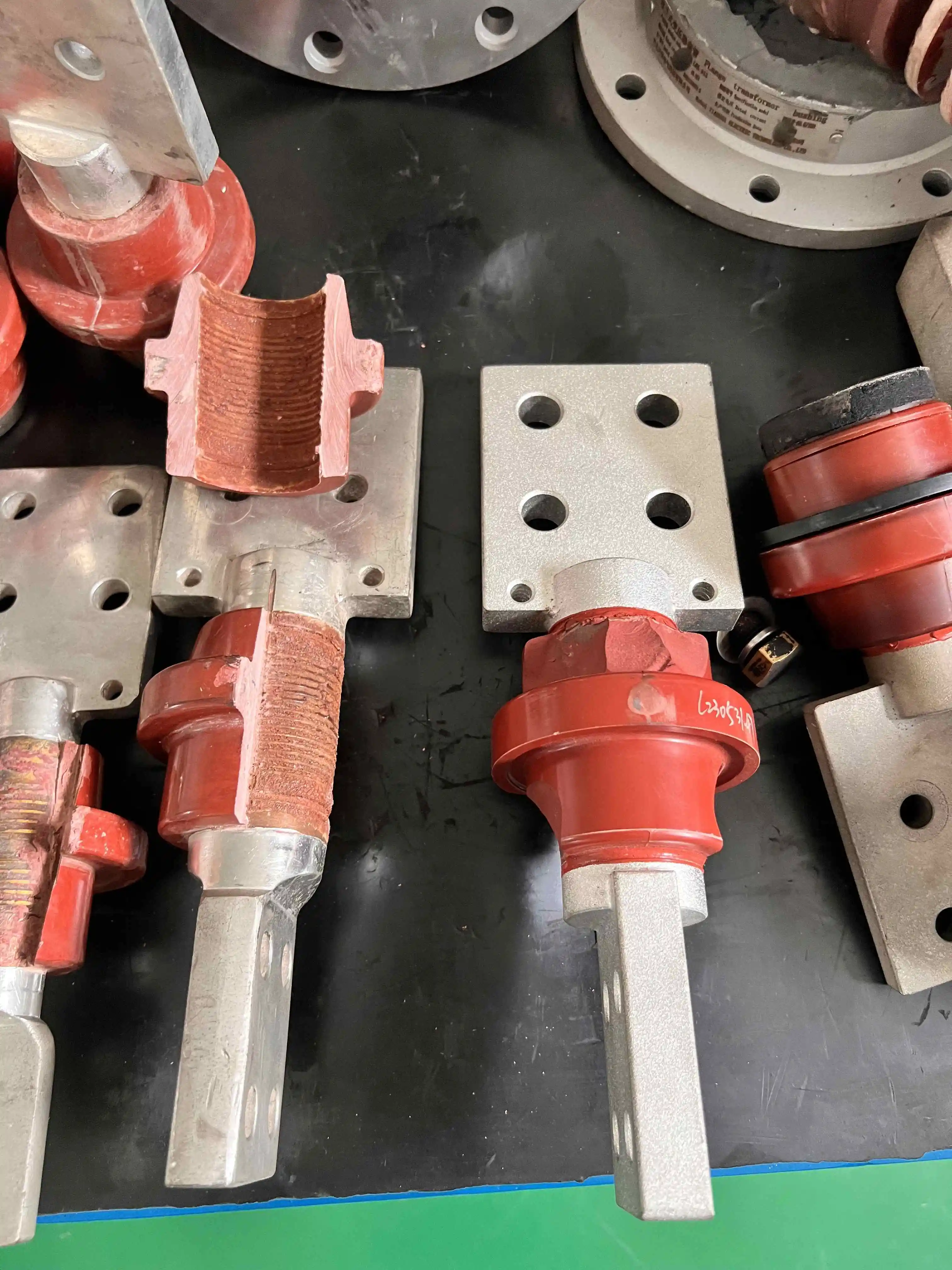 Transformer Bushing Connector - ANSI HV Bushing Solutions