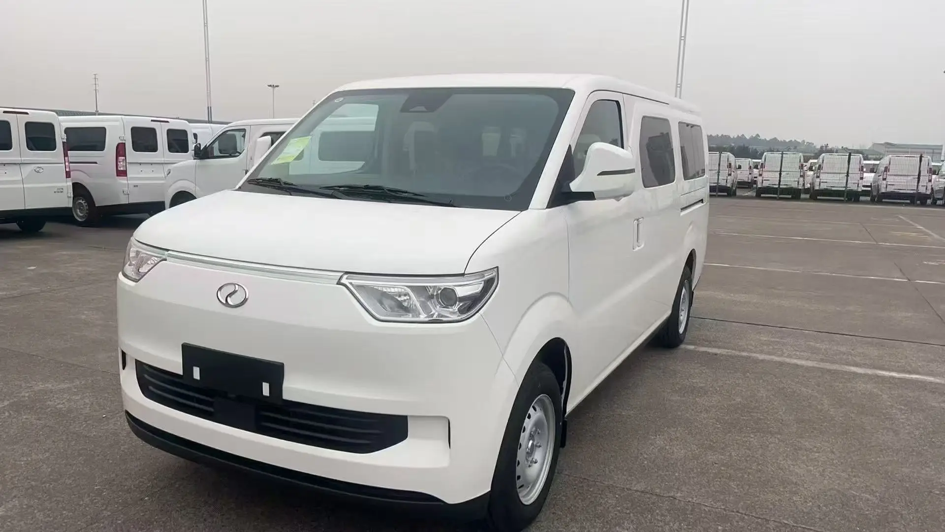 DFSK EC75 Electric Van - Efficient Cargo & Passenger Solutions