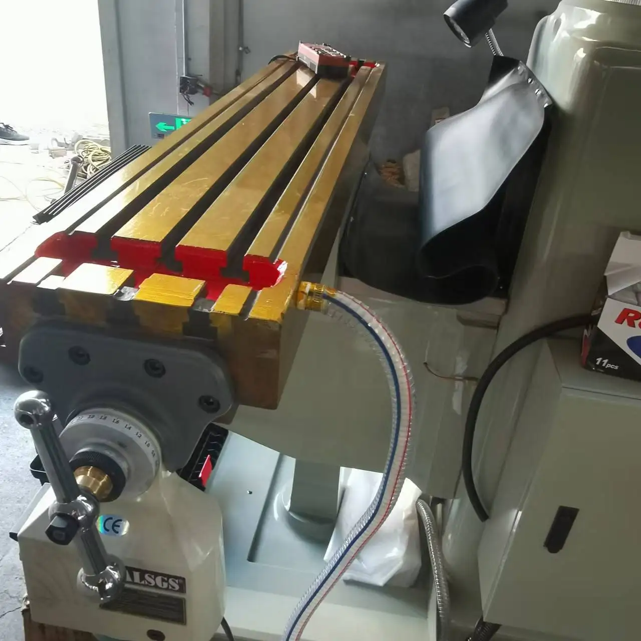4HP Medium Duty Turret Milling Machine with 3-Axis Digital Readout ...