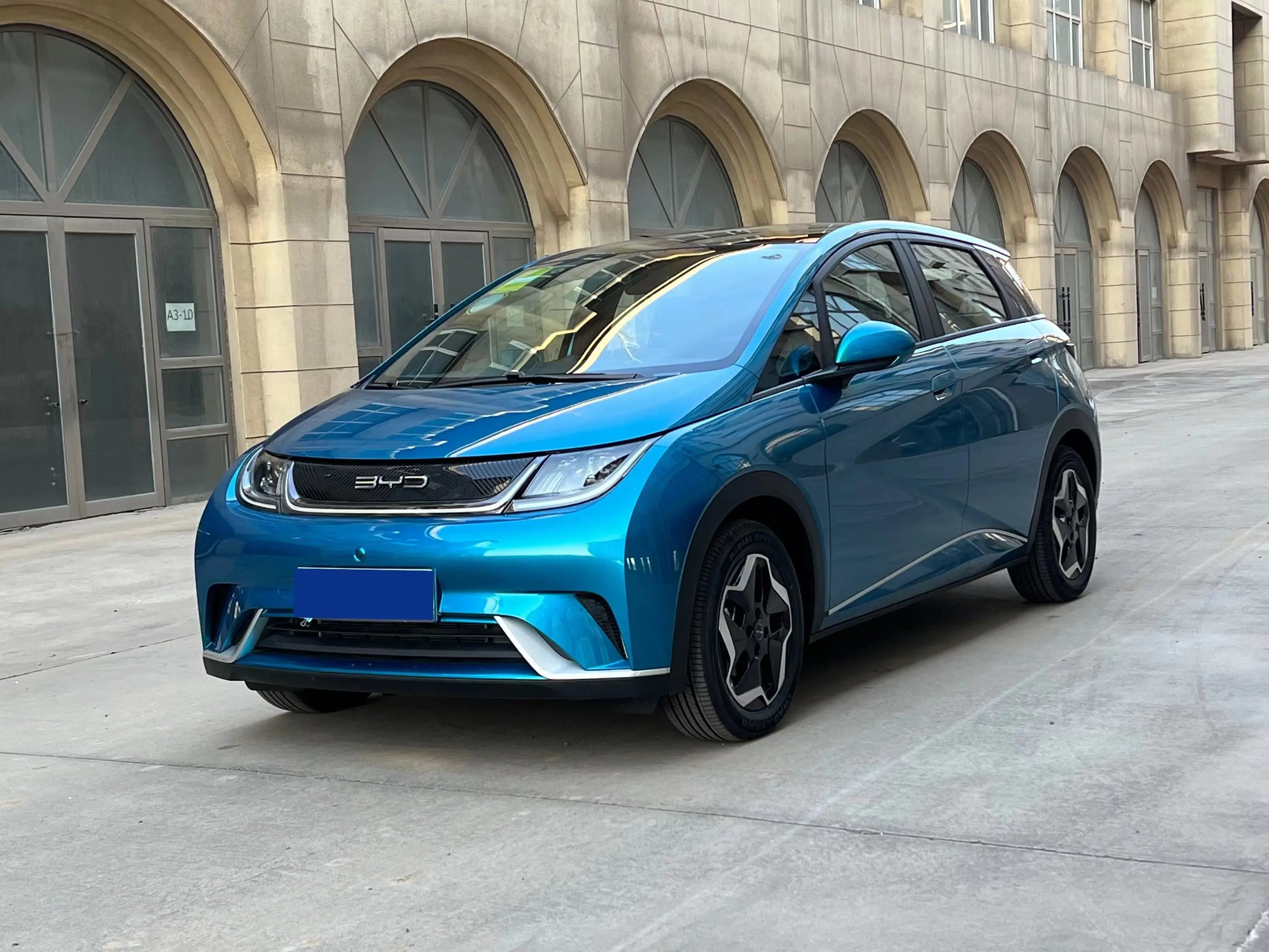 China Byd Electric Car Suv Ev Car Byd Dolphin 2023 Good Price New ...