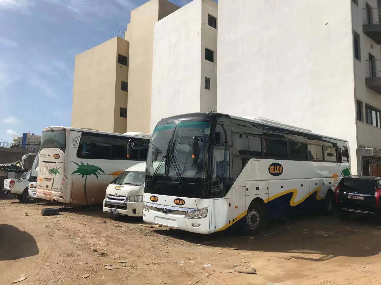 Yuton Luxury Bus Model ZK6122H9 - 55 Passenger Seaters