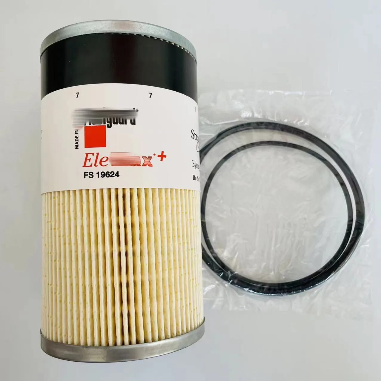 Oil Water Separator Fs19728 Fs19624 P550736 P550461 Pf7748 For Cummins ...