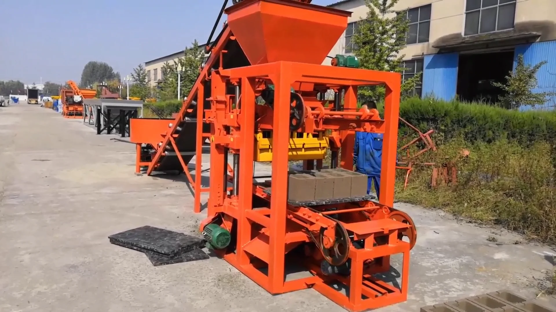 Color Interlocking Brick Machine For Hollow Block 400*200*200 Mm And ...