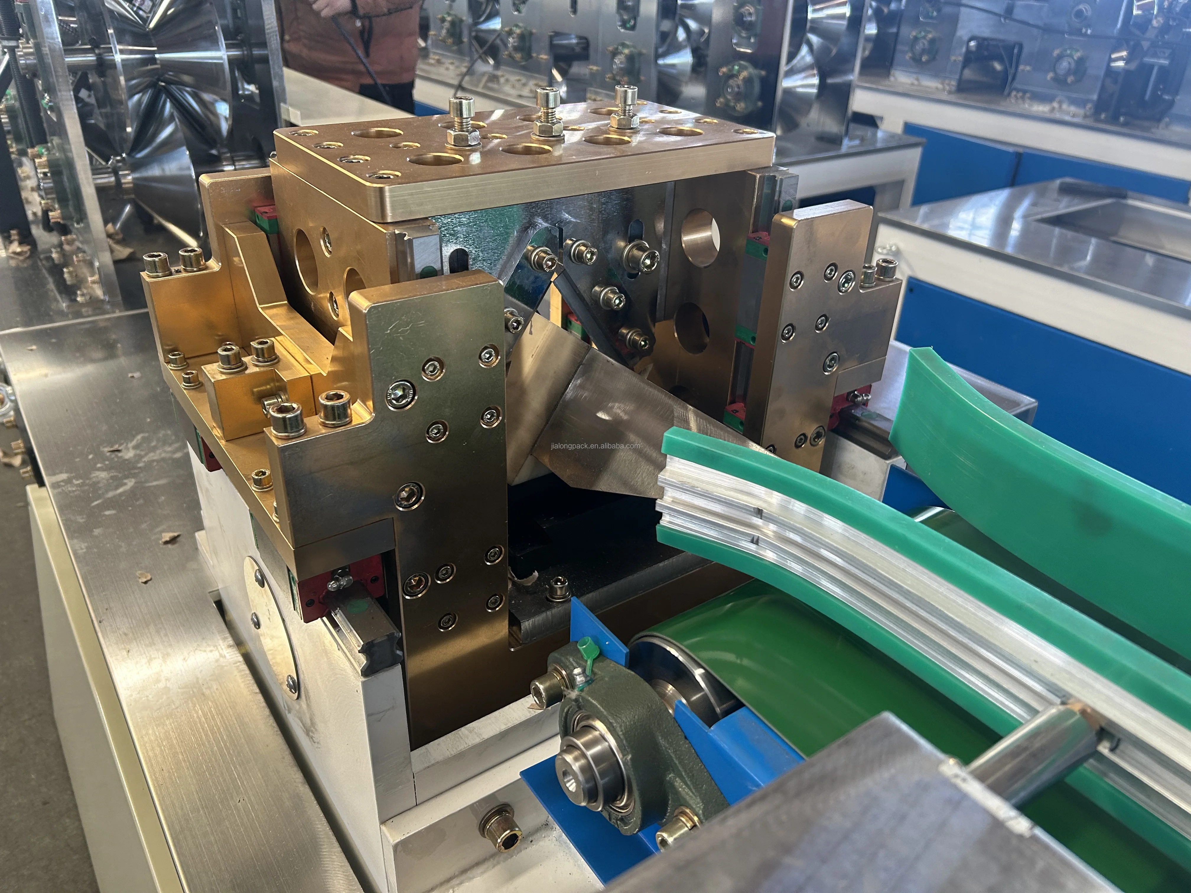 Automatic Cardboard Corner Angle Paper Edge Protector Making Punching ...