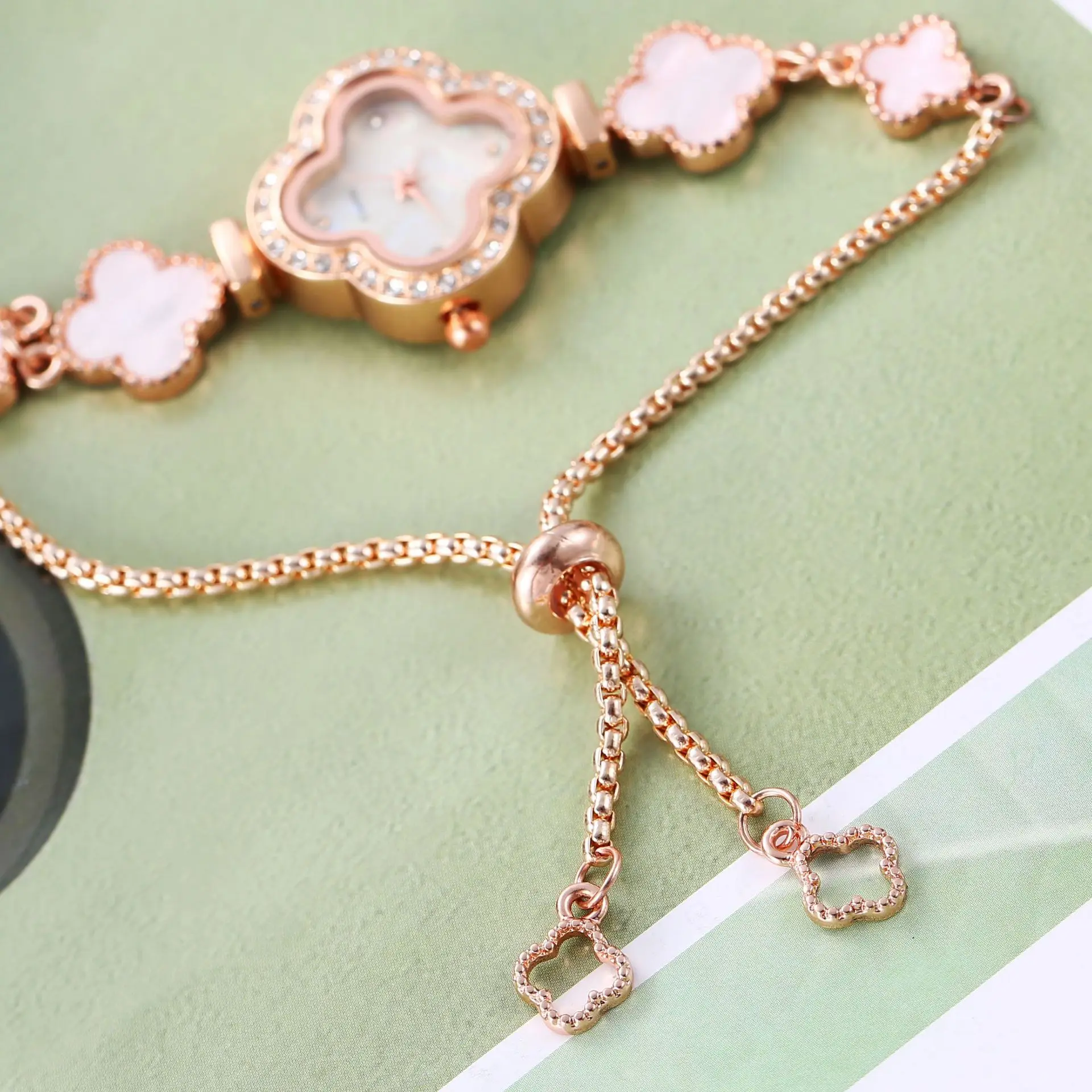 Fashion Women's Fine Strap Four Leaf Clover Bracelet Watch Rhinestone ...