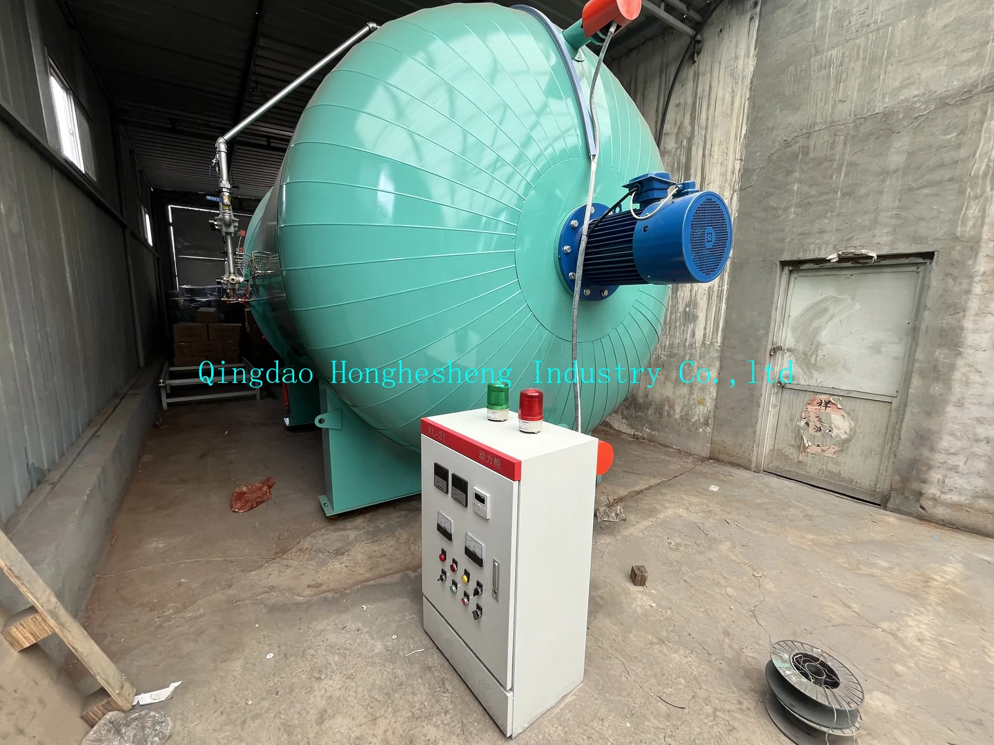 Truck Tire Retreading Machine Curing Chamber and Buffing Machine Old ...