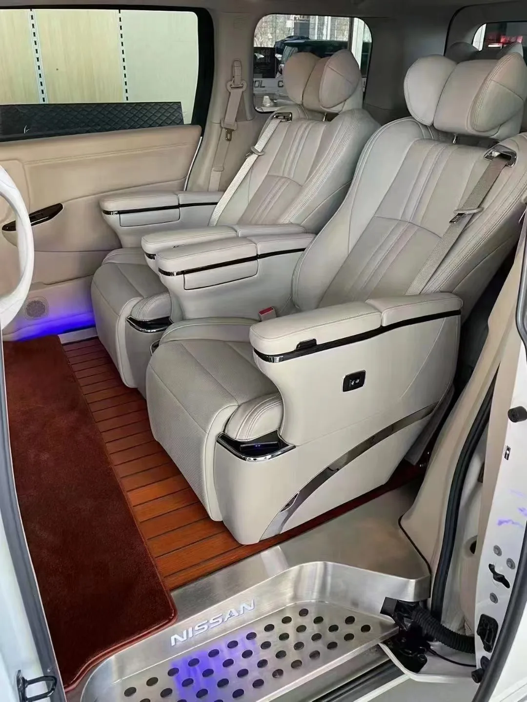 Luxury Vip Chair Bus Seats for Mercedes Benz Vito & Sprinter