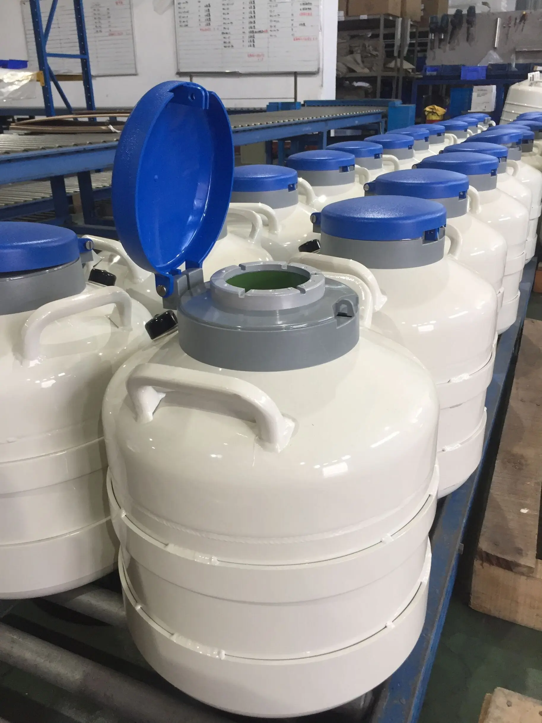 10l-50l Cryogenic Liquid Nitrogen Tanks for Laboratory Use