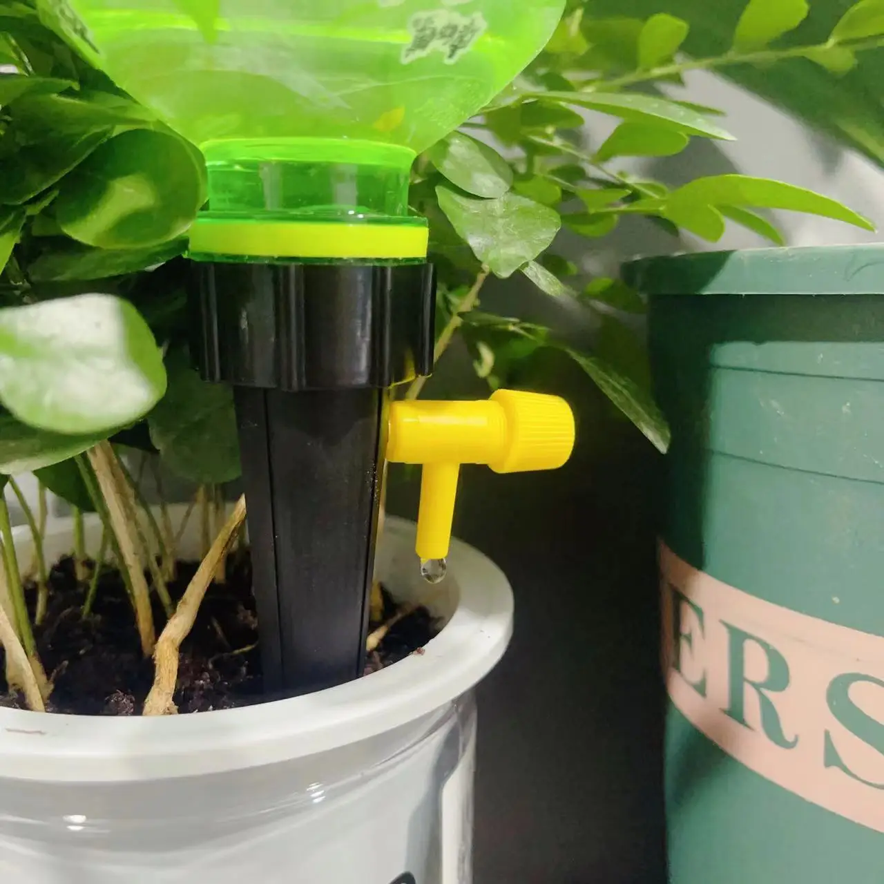 Wholesale Garden Diy Automatic Drip Water Spikes Taper Watering Plants ...