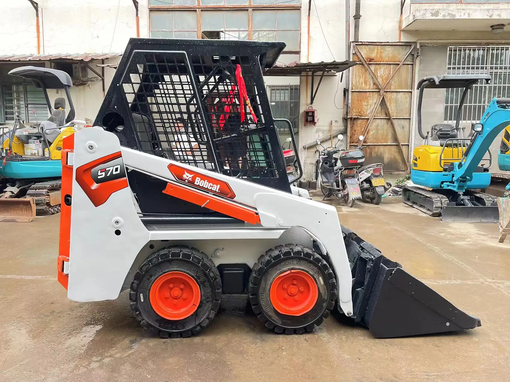 Used Mini Loader 1 Ton Bobcat S70 Compact Skid Steer Wheel Loader ...