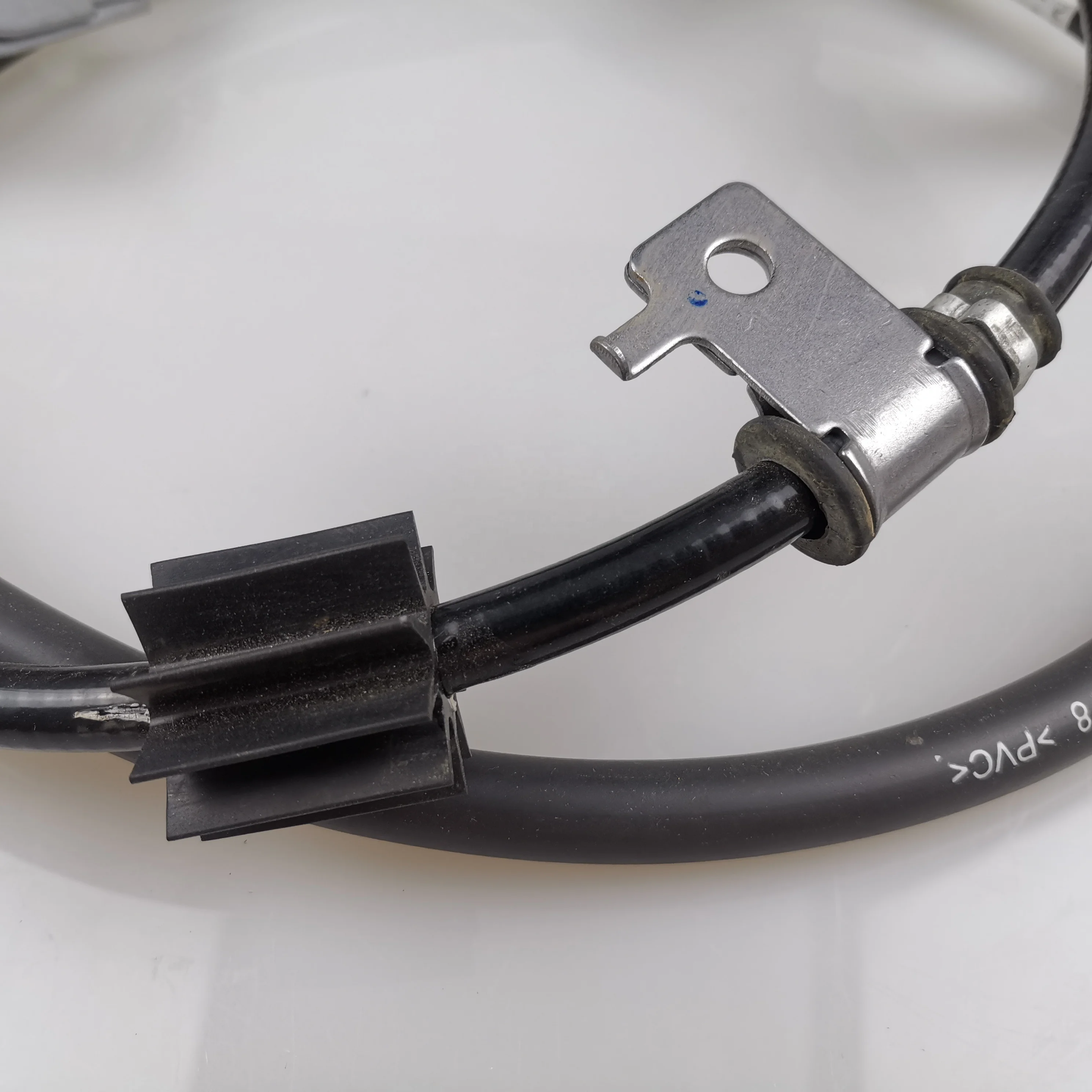 SAIC MAXUS T60 Parking Brake Cable Replacement C00069414 C00069415 ...