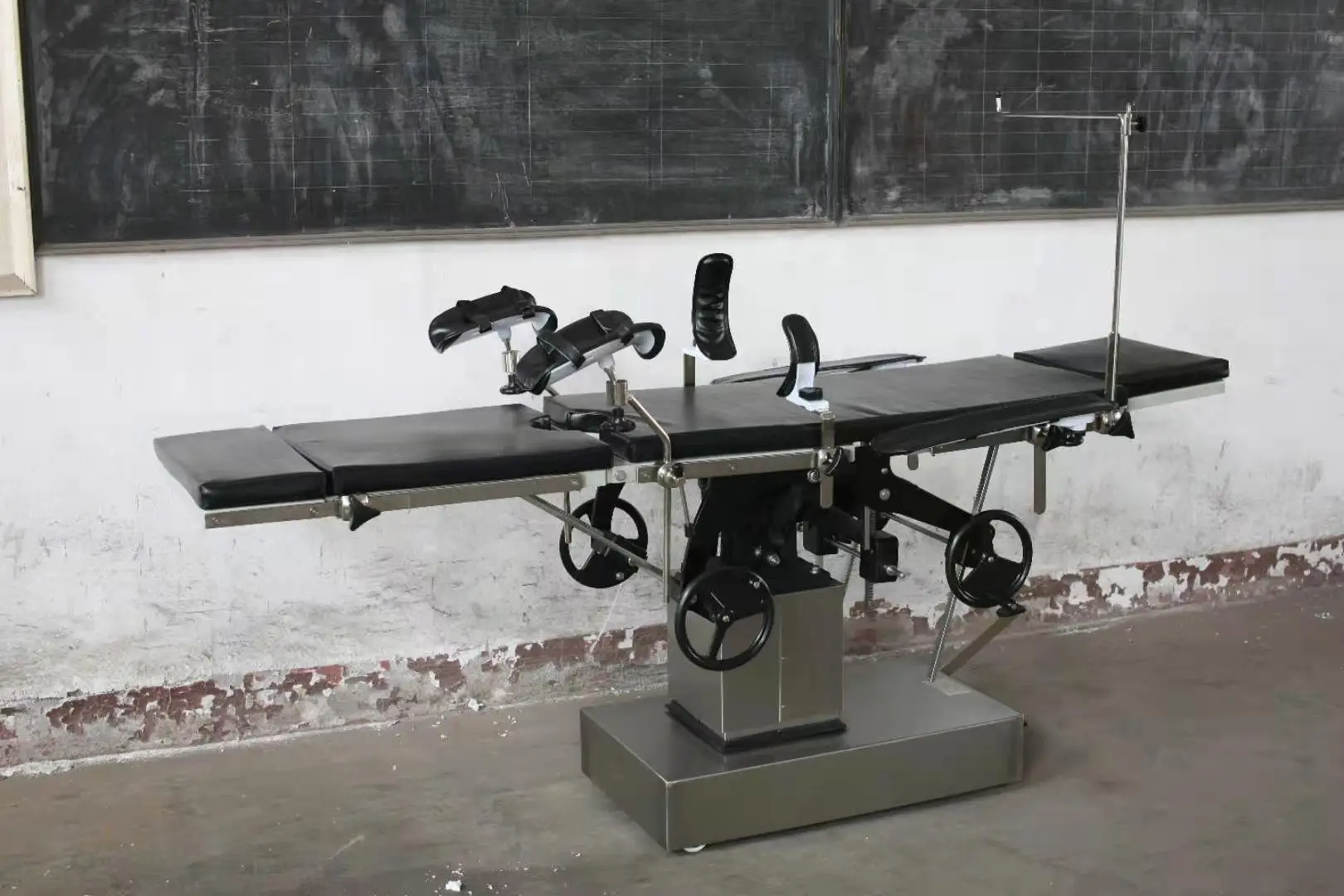 Manual Surgical Table 3001 - Both Sides Hydraulic Operating Table